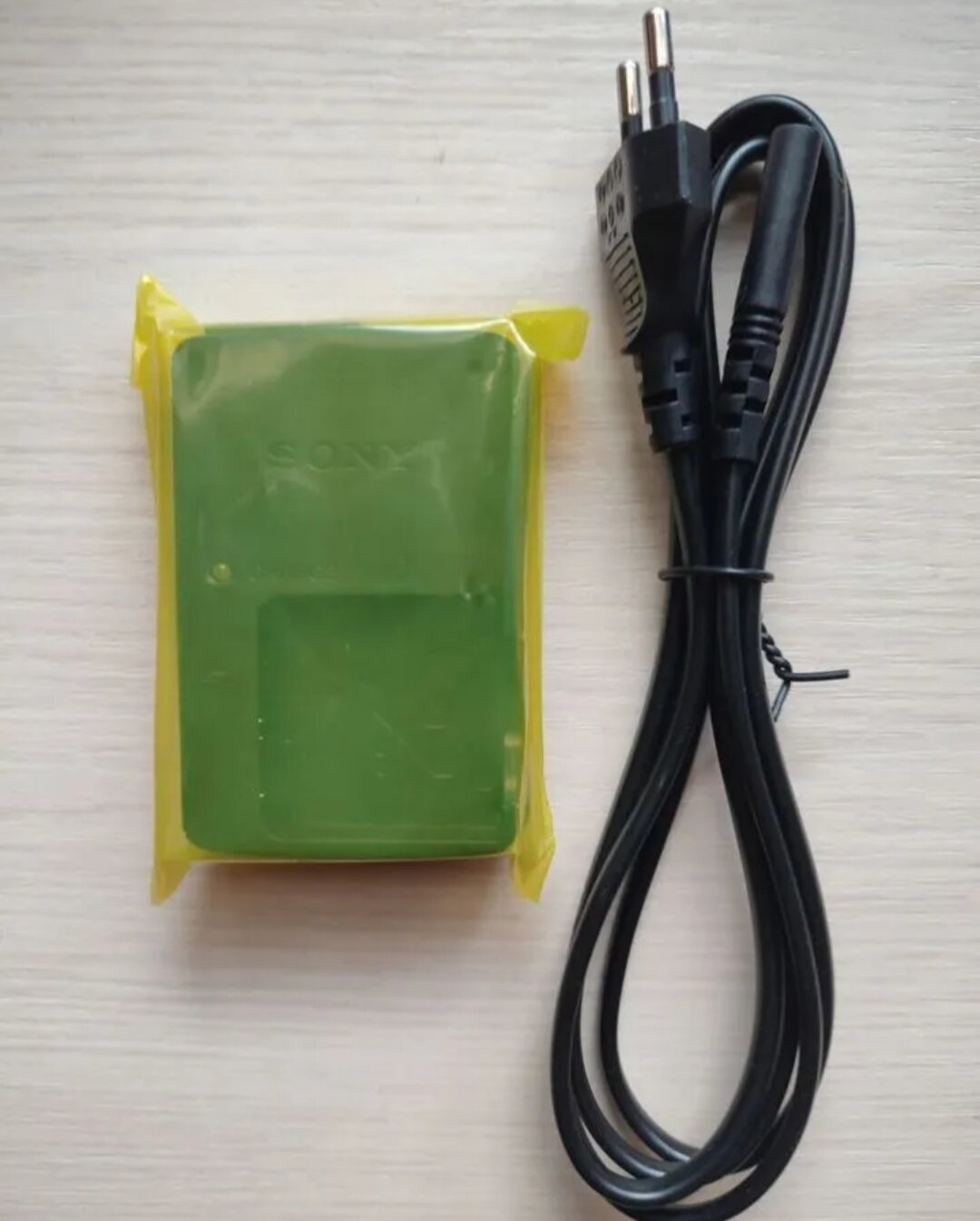 Зарядное устройство Sony BC-CSN для аккумуляторов Sony NP-BN1, Sony NP-BN, для фото- и видеотехники