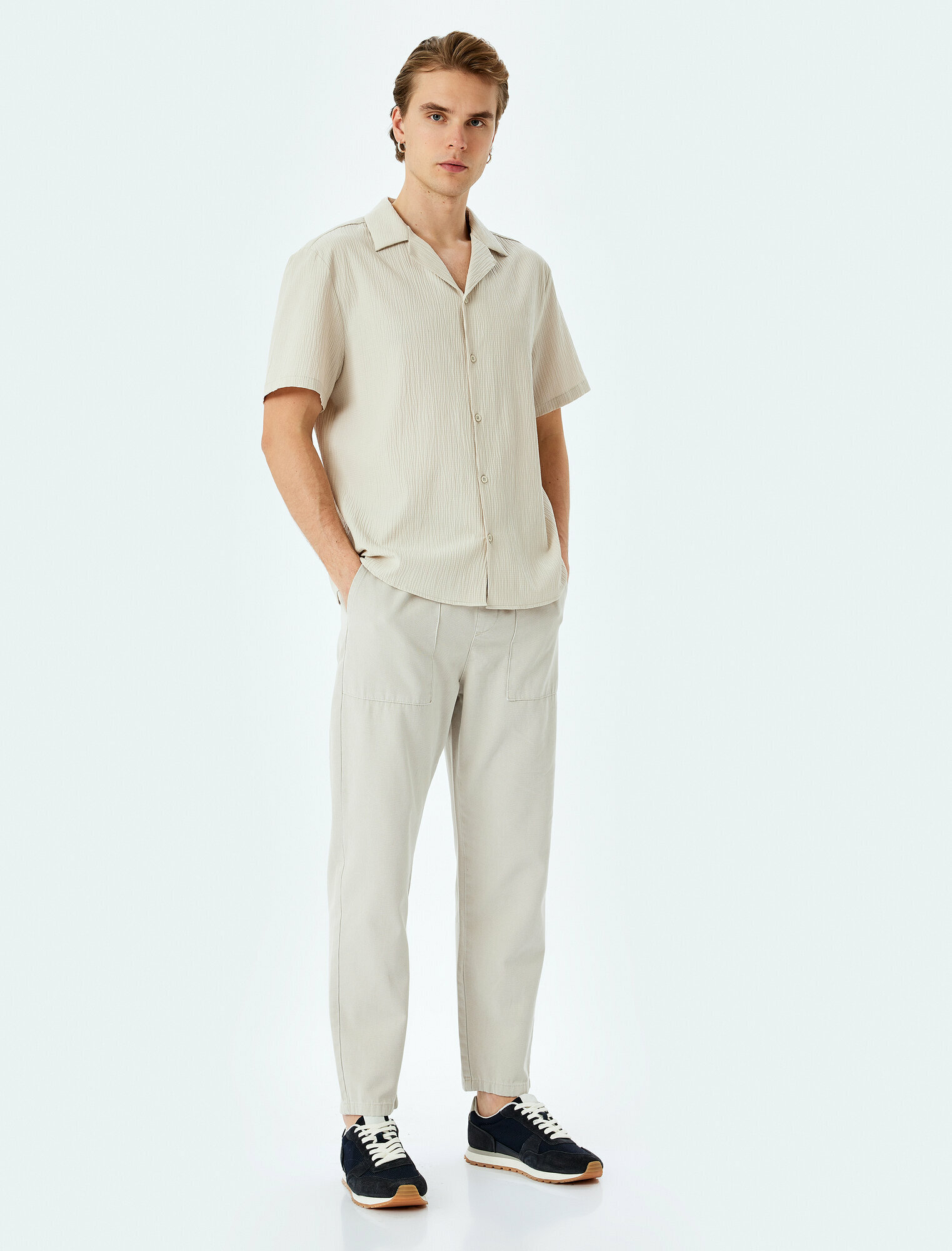 Брюки чинос