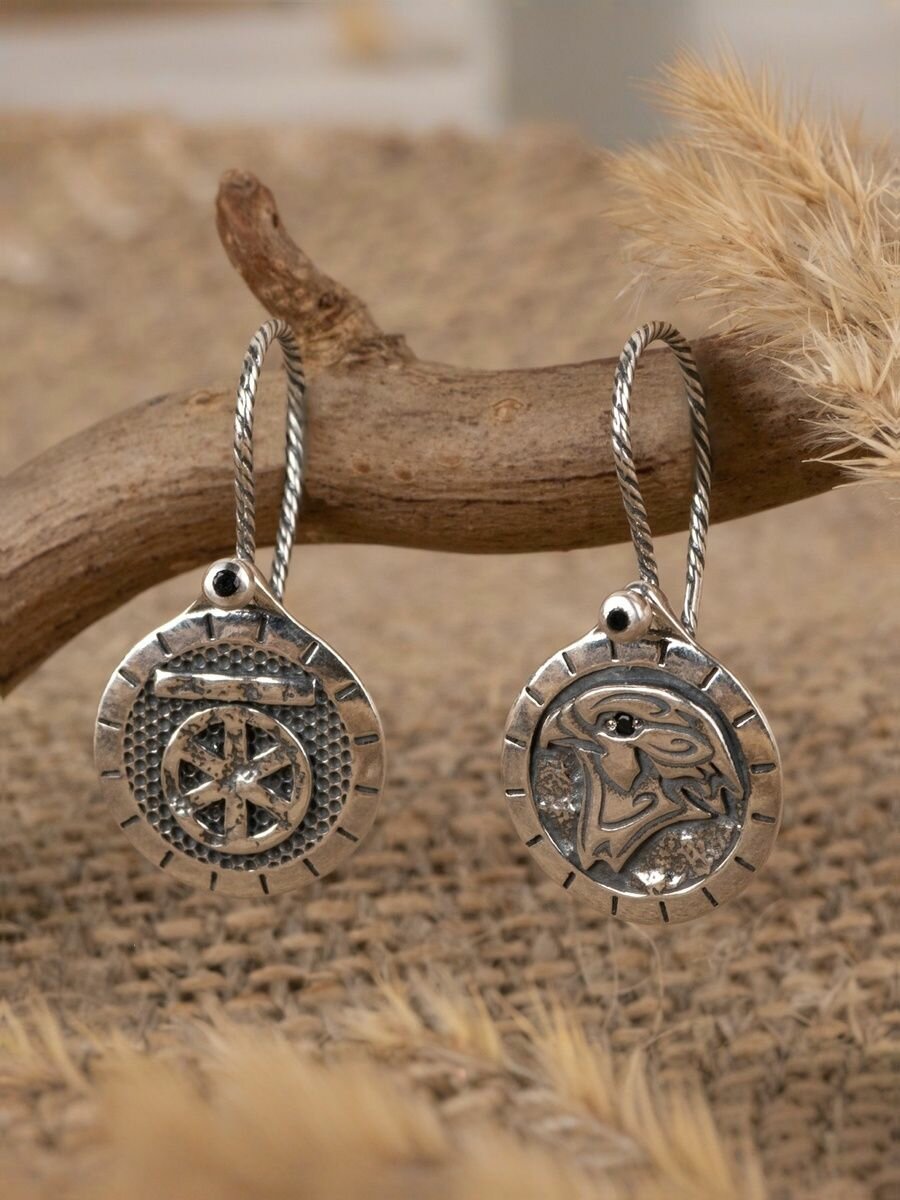 Серьги с подвесками, серебро, 925 проба, чернение, сапфир