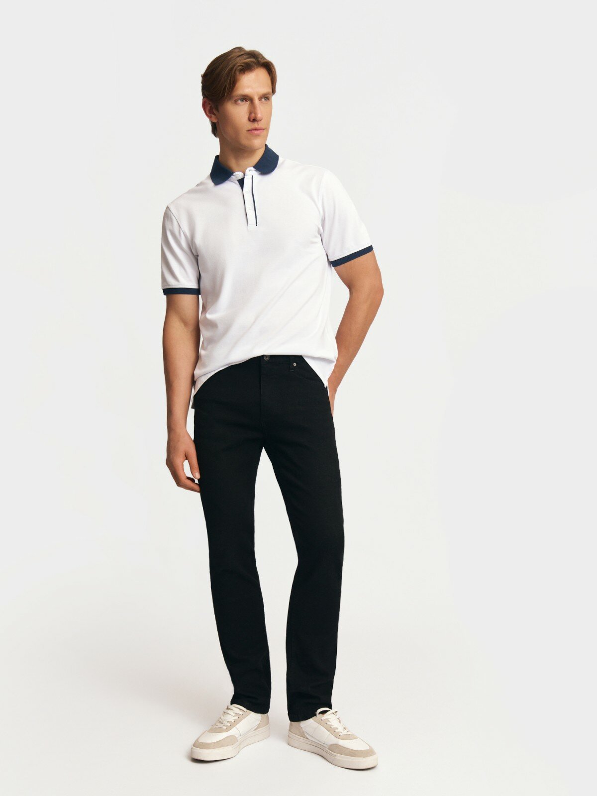 Джинсы зауженные 