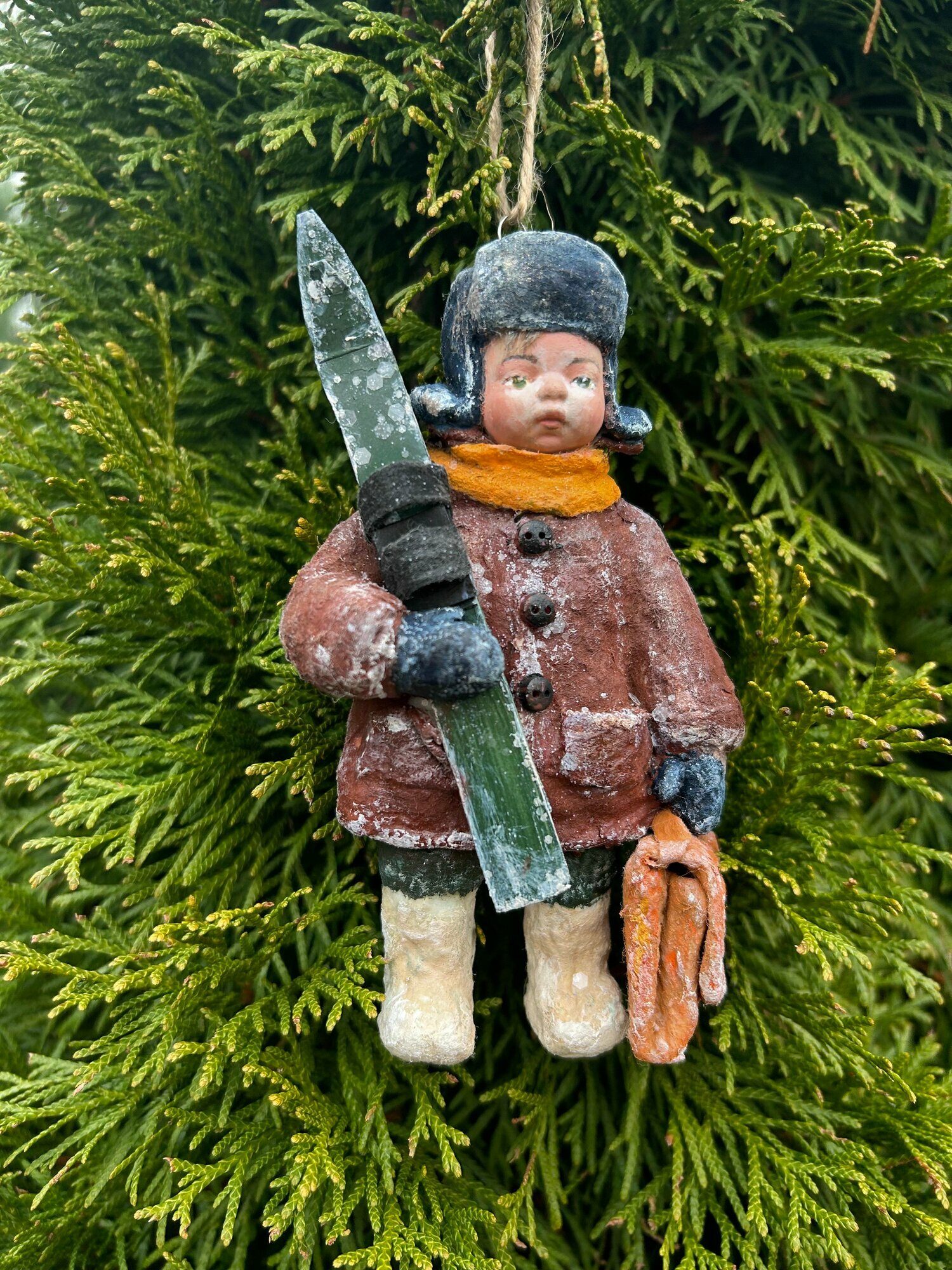 Ватная авторская игрушка "Первый снег Вовки"