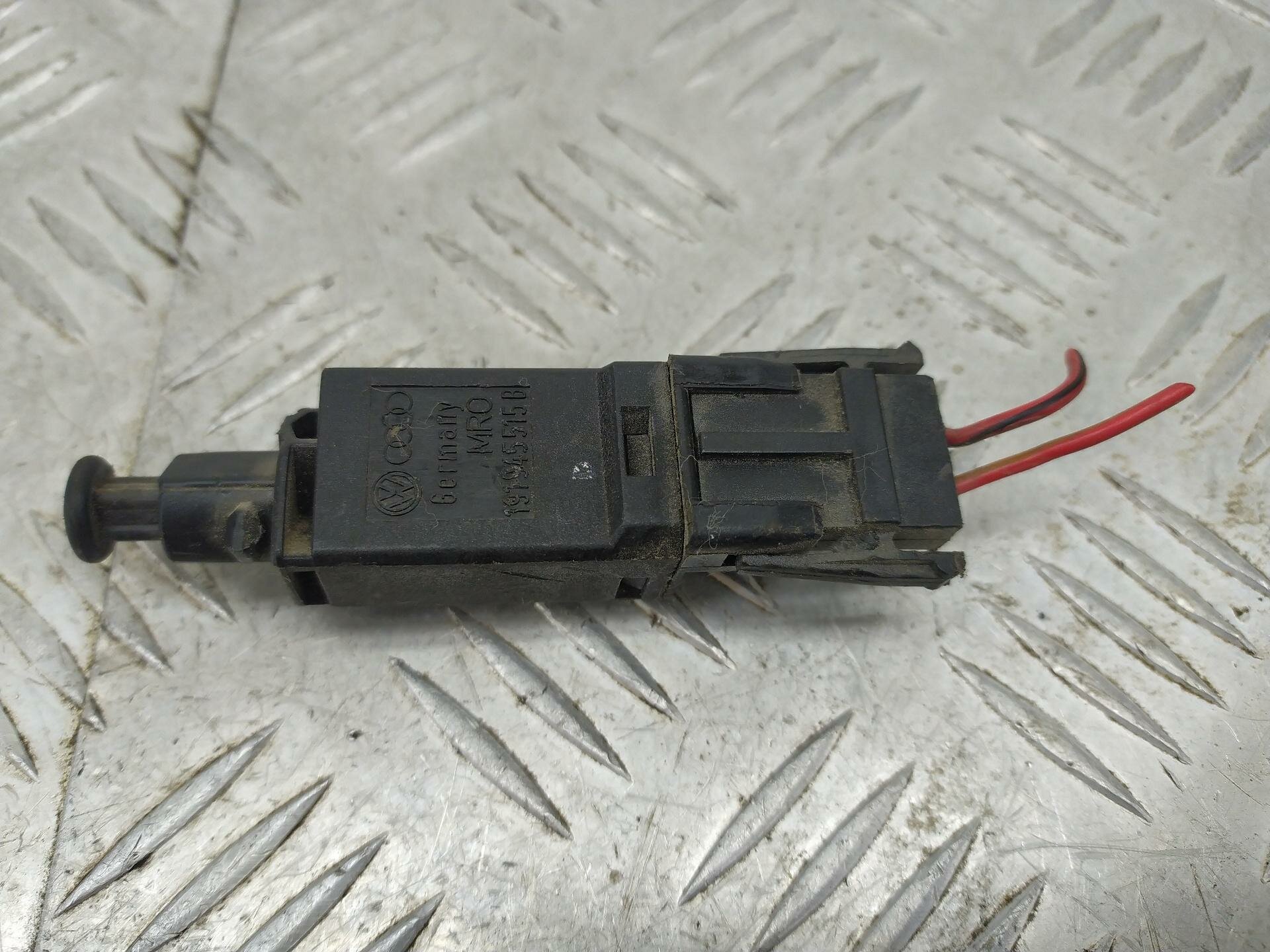 Датчик педали тормоза (лягушка) Volkswagen Bora (1998 - 2005) 191945515B