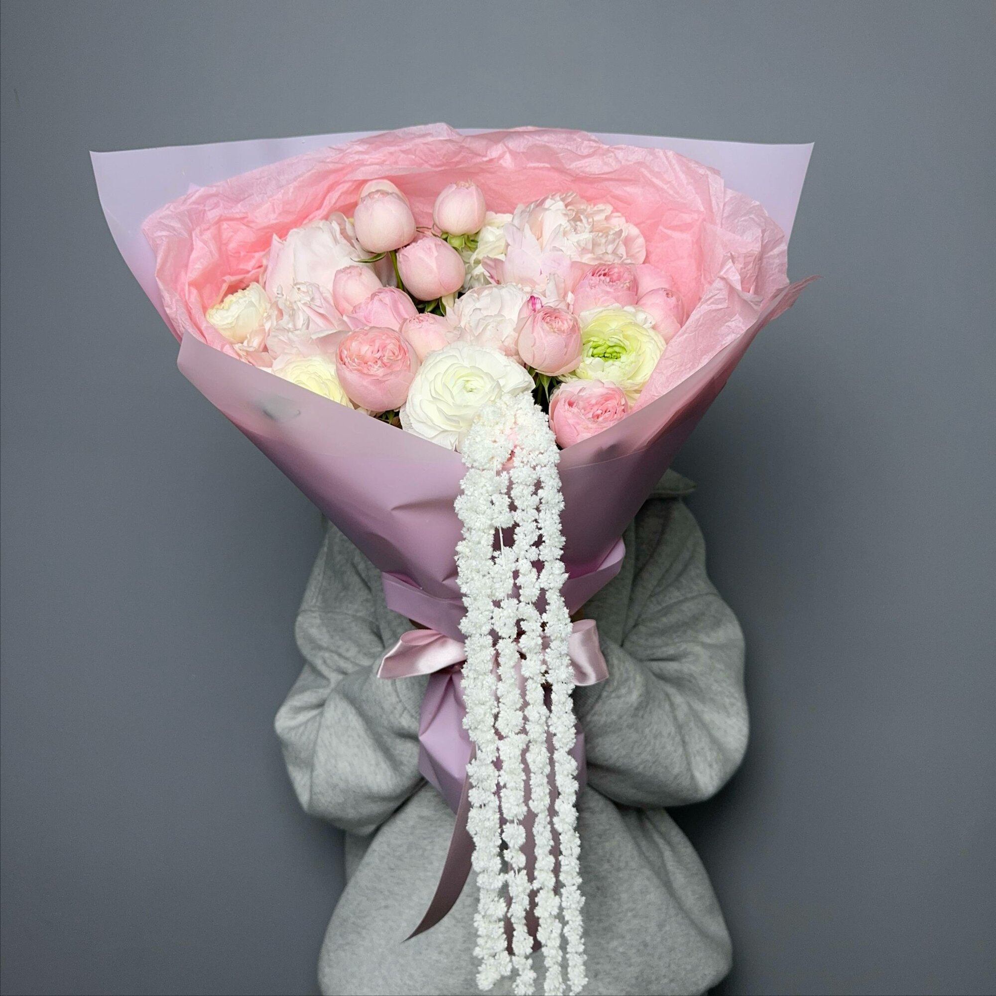 FRESH FLORA Букет «Светлый рассвет» – ранункулюсы, пионы и розы для романтического утра с доставкой по Москве