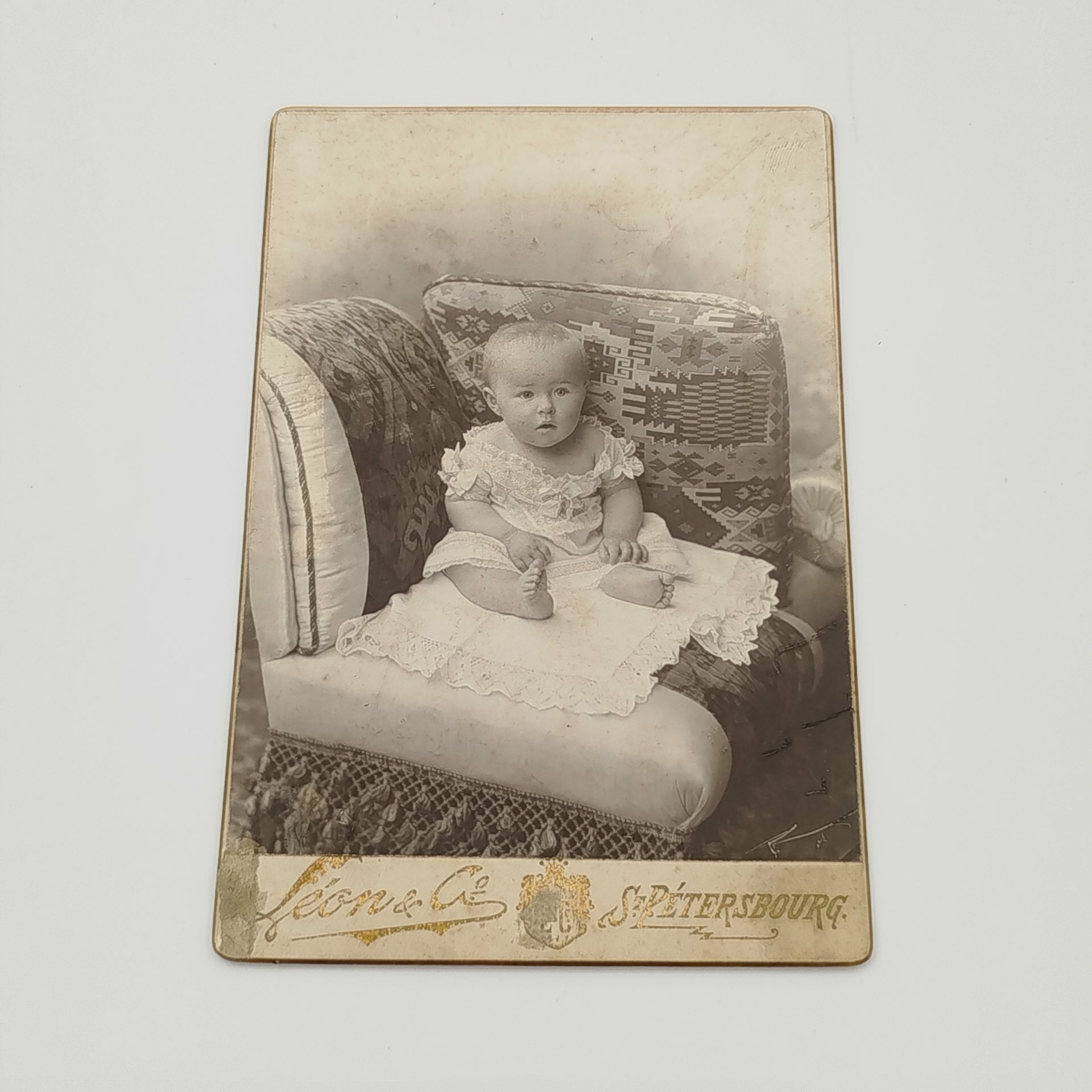 Фотография с изображением ребенка, фотоателье "Леон и Ко", г. Санкт-Петербург