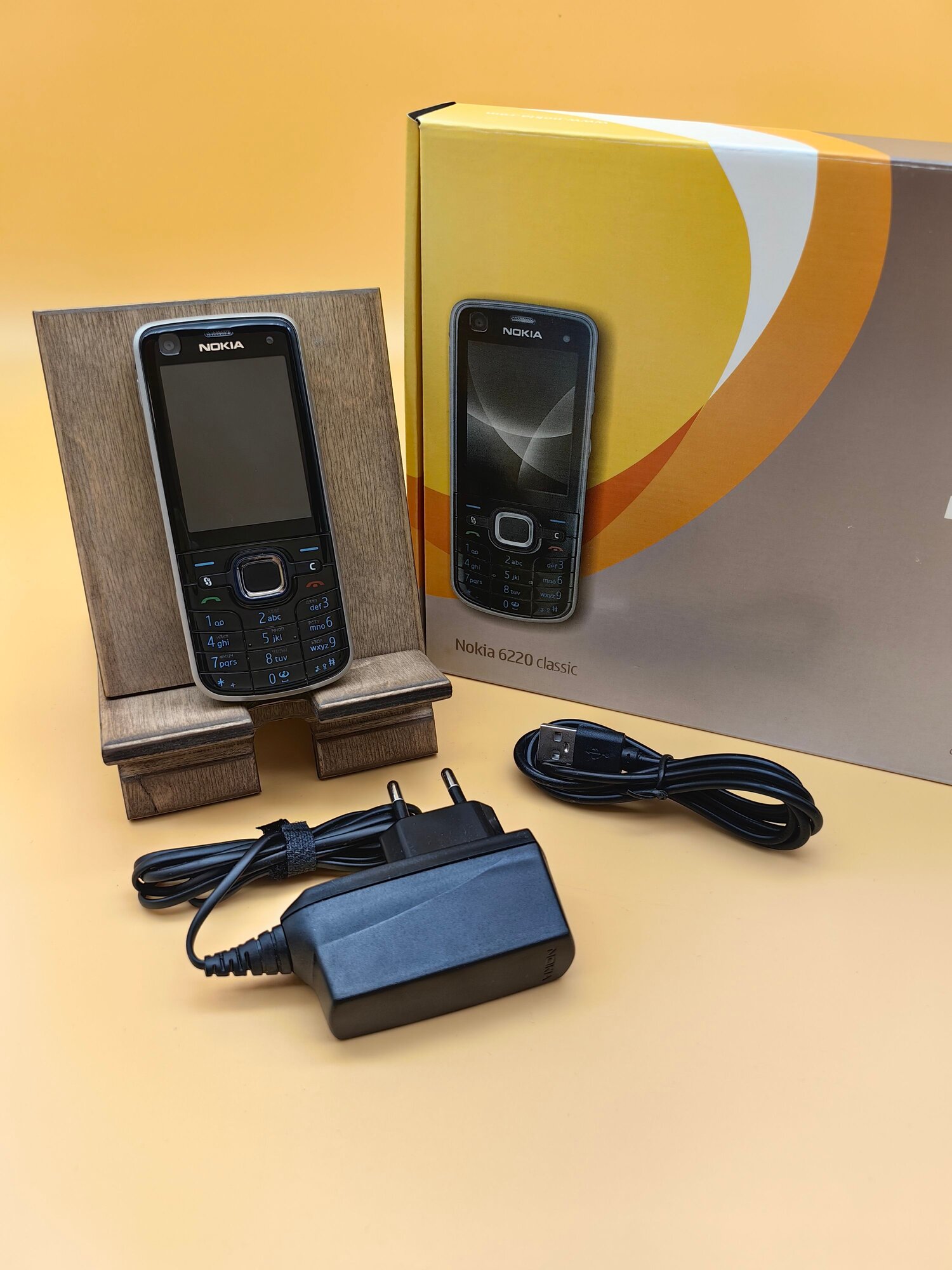 Мобильный кнопочный телефон Nokia 6220 Classic, Черный