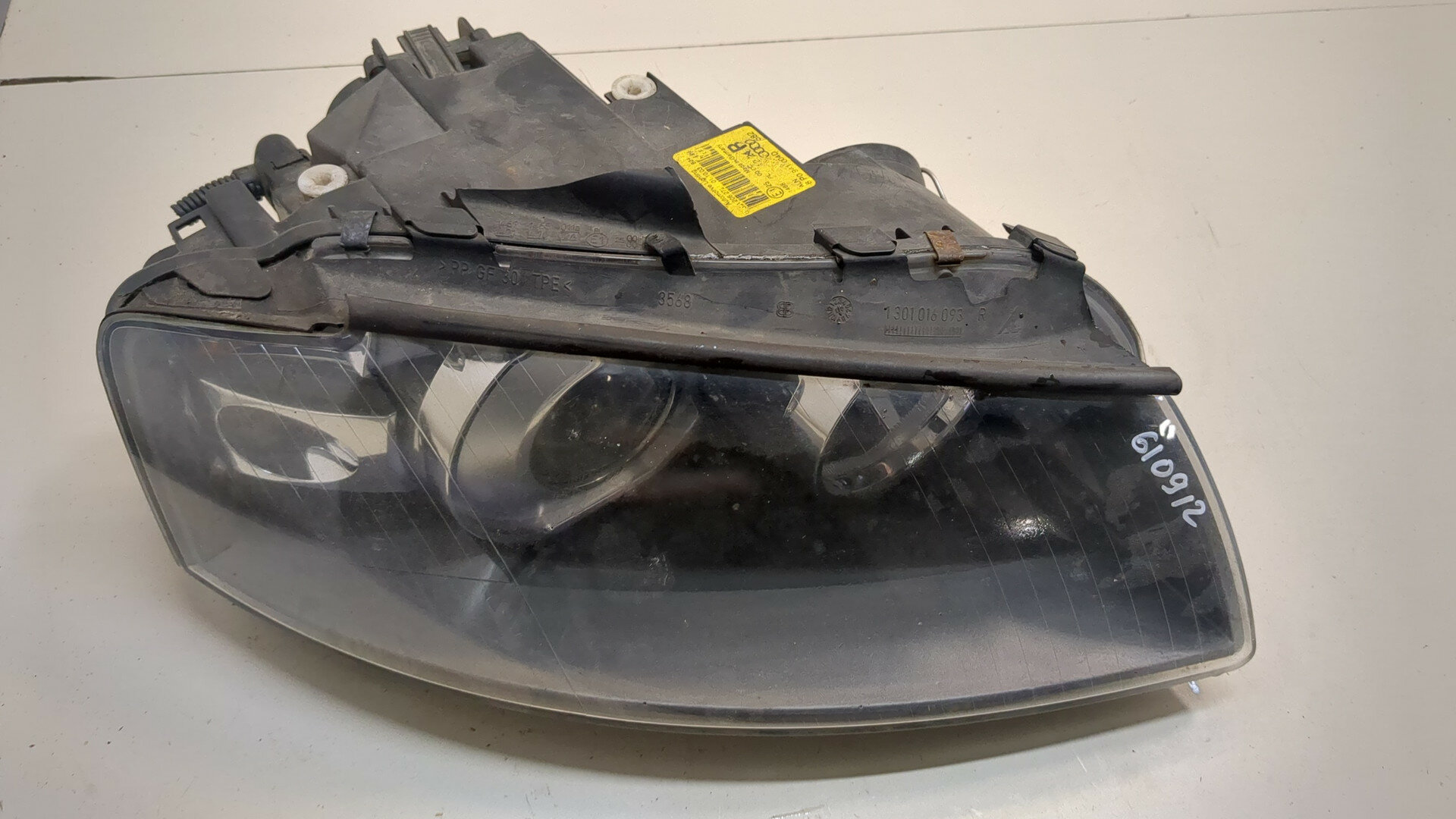 Фара (передняя) правая Audi A3 (8P) Б/У