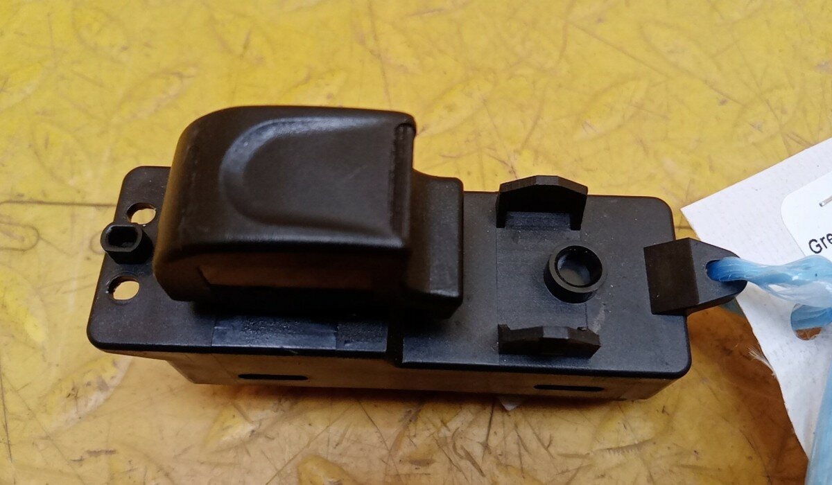 Кнопка стеклоподъемника HOVER H5 Great Wall 3746300XK80XA89