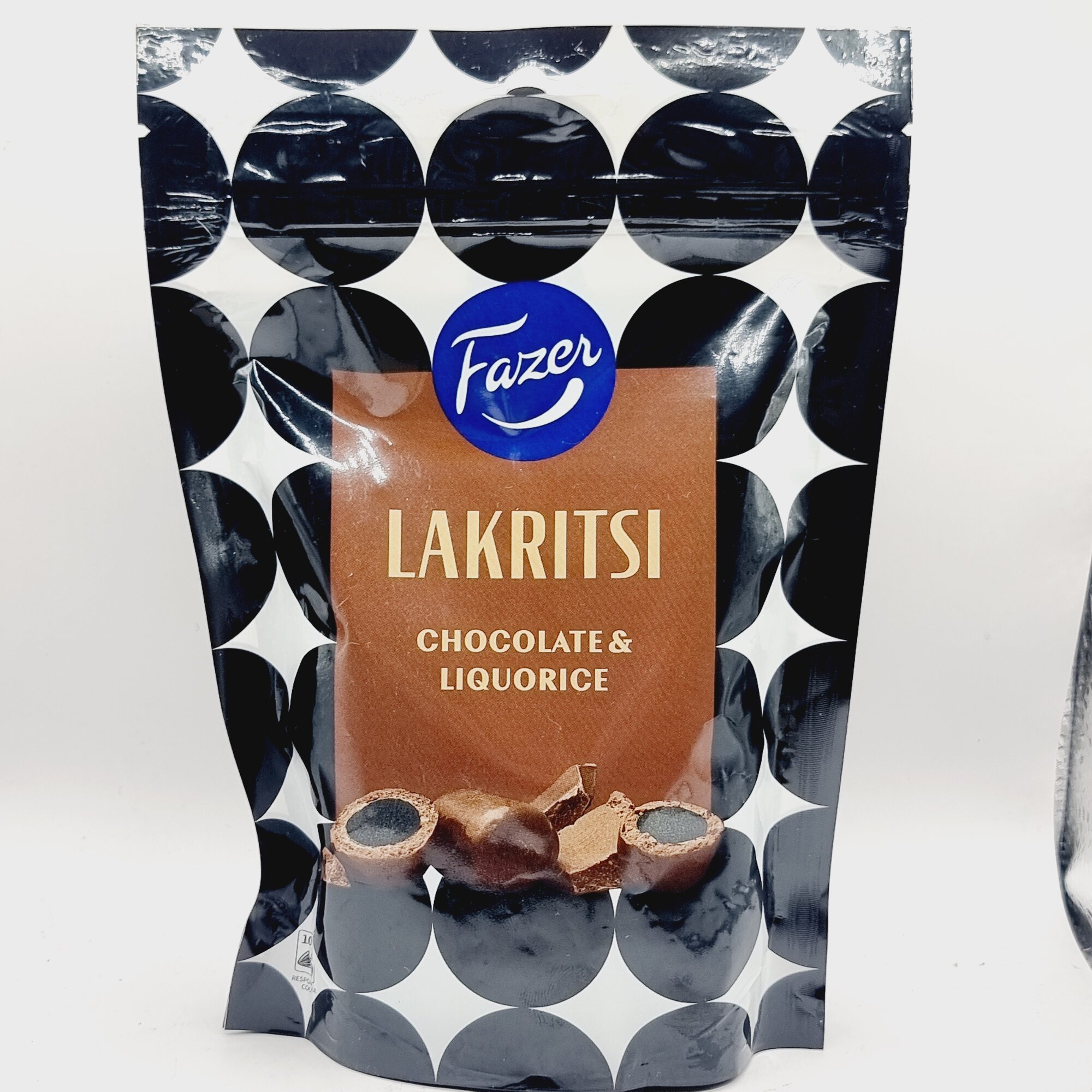 Конфеты в шоколаде Fazer Lakritsi Chocolate & Liquorice с лакрицей 140 г (Из Финляндии)