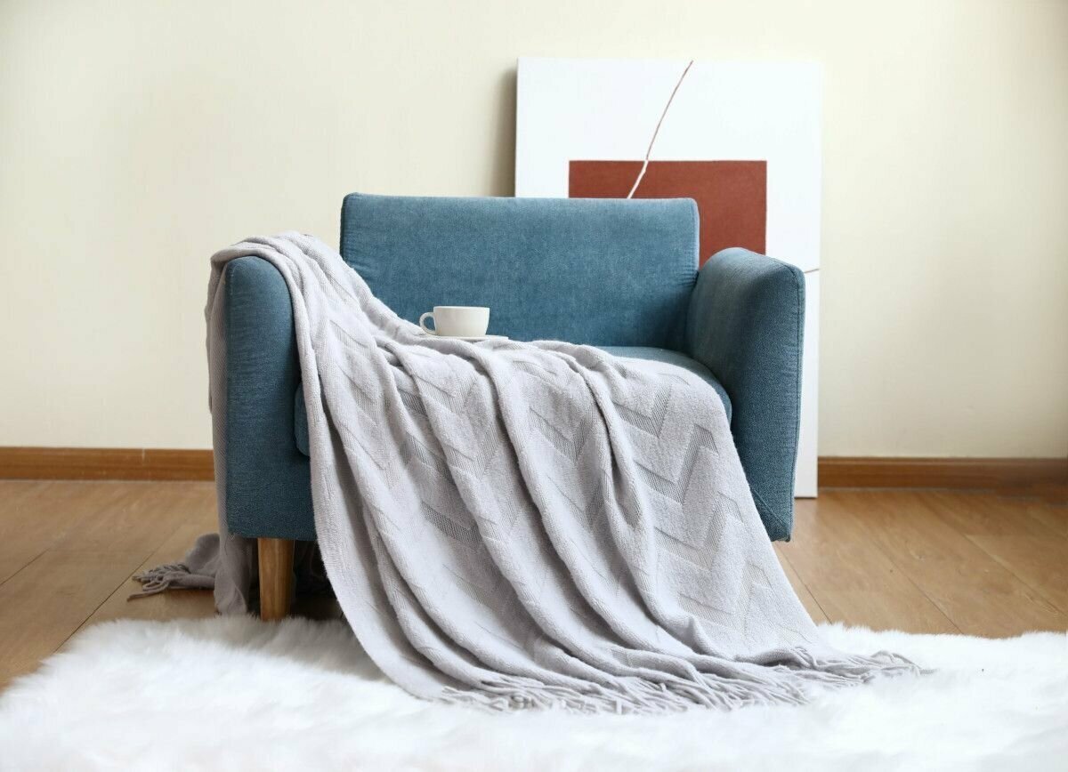 Плед PA-1 теплый пушистый 130х200, мягкое вязаное покрывало для кровати и дивана, акрил с кистями