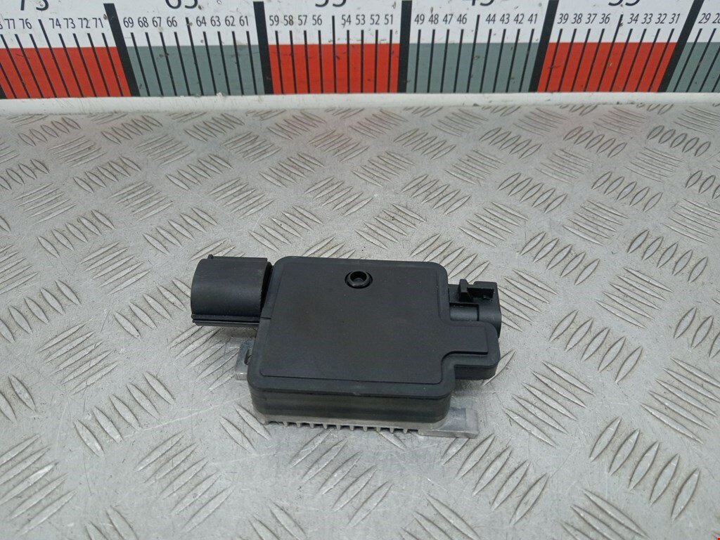 Блок управления вентилятором Ford Mondeo 4 6G918C607GF арт. 2253385