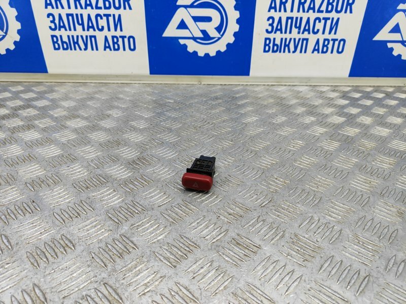 Б/У Кнопка аварийной сигнализации Suzuki Grand Vitara GT / Сузуки Гранд Витара GT 2.0 J20A 128 Л.С 2001