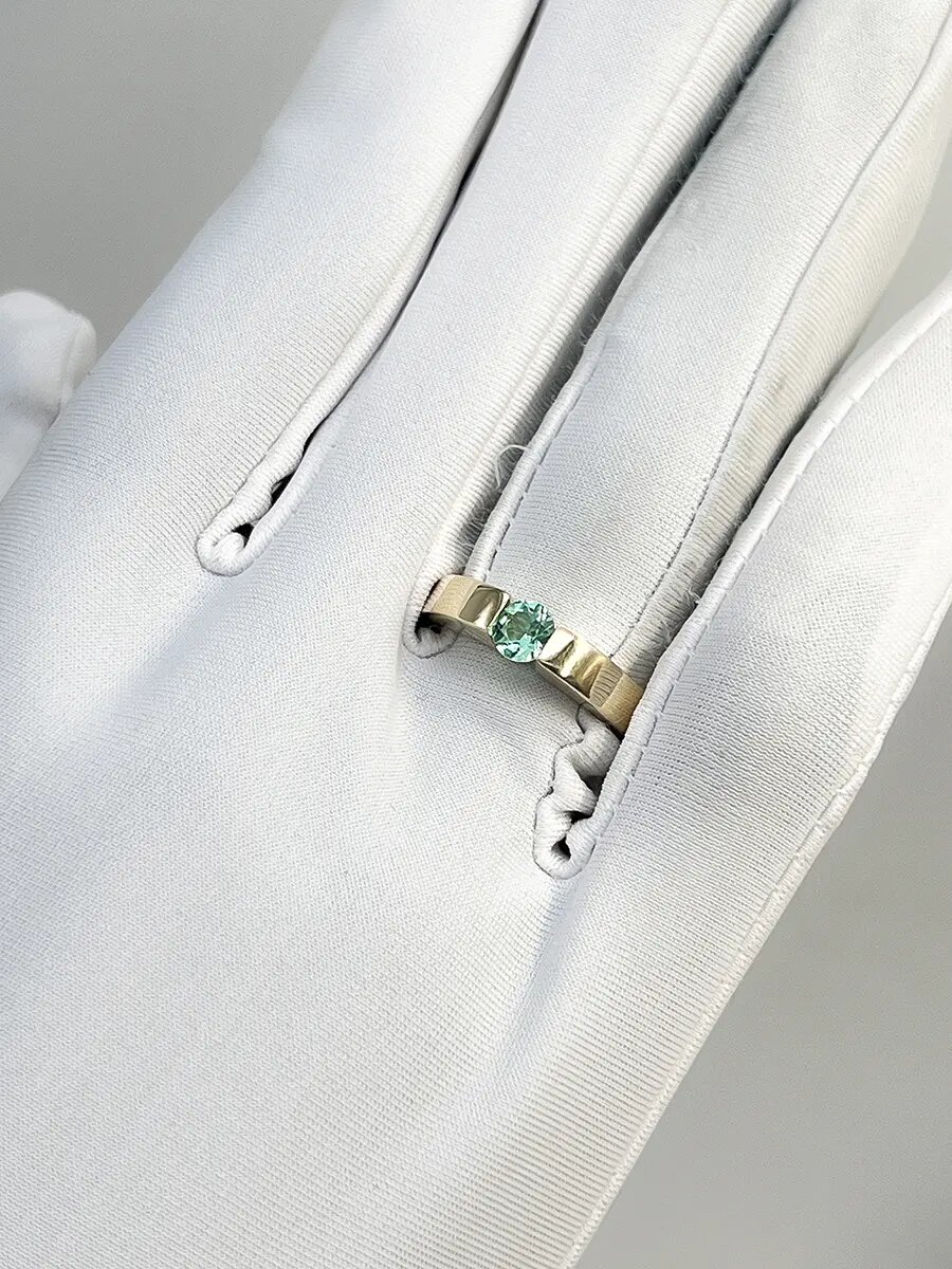 Кольцо, желтое золото, 375 проба, изумруд