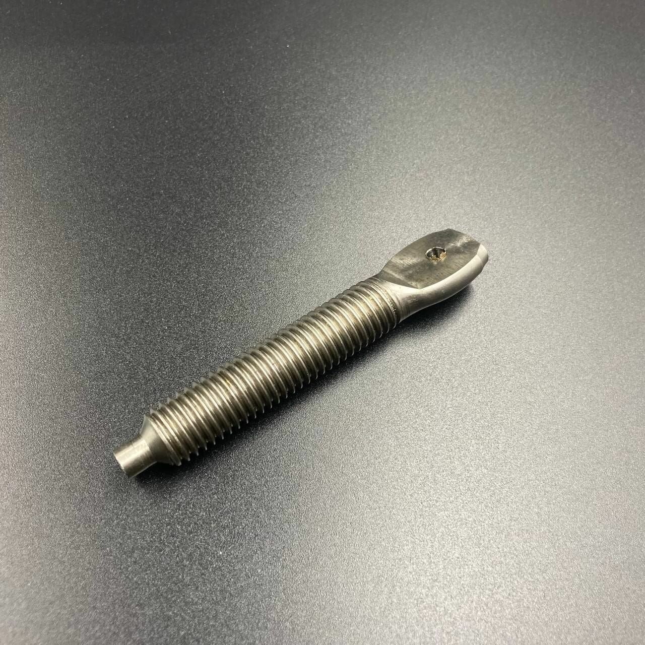 Винт крепления двигателя Yamaha 2-5 (PREMARINE) OEM номера: 6E0-43116-00, 6E04311600