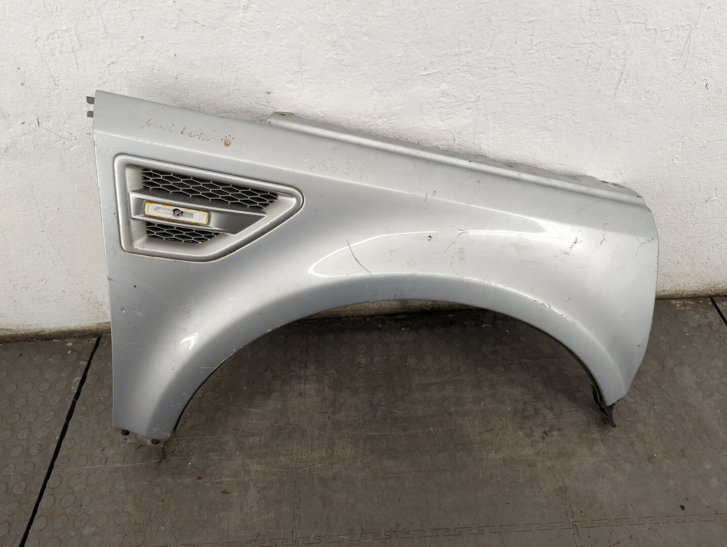Крыло правое переднее Land Rover Freelander 2 Б/У