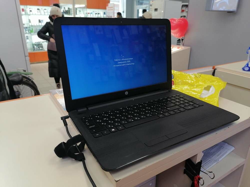 Ноутбук HP 15-ba508ur; A6-7310, Radeon R5 M330, 4 Гб 500 Гб Б/У уценка
