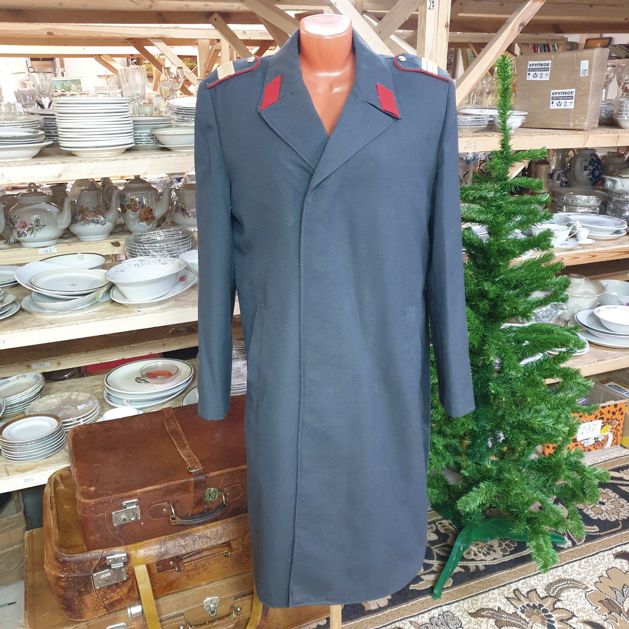 Плащ военный, 48 размер, длина 106 см, полуобхват груди 60 см. Винтаж, СССР.