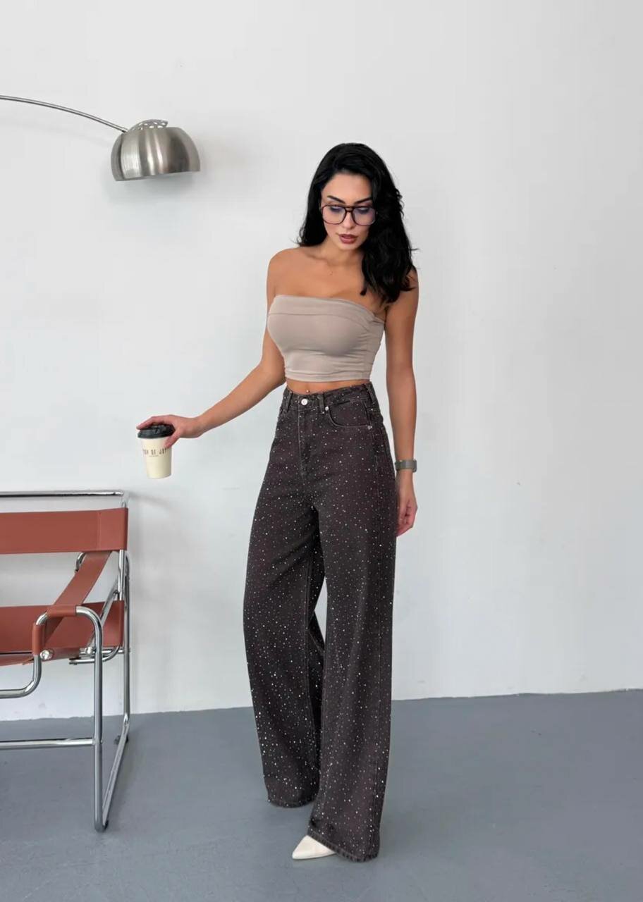 Джинсы трубы  со стразами