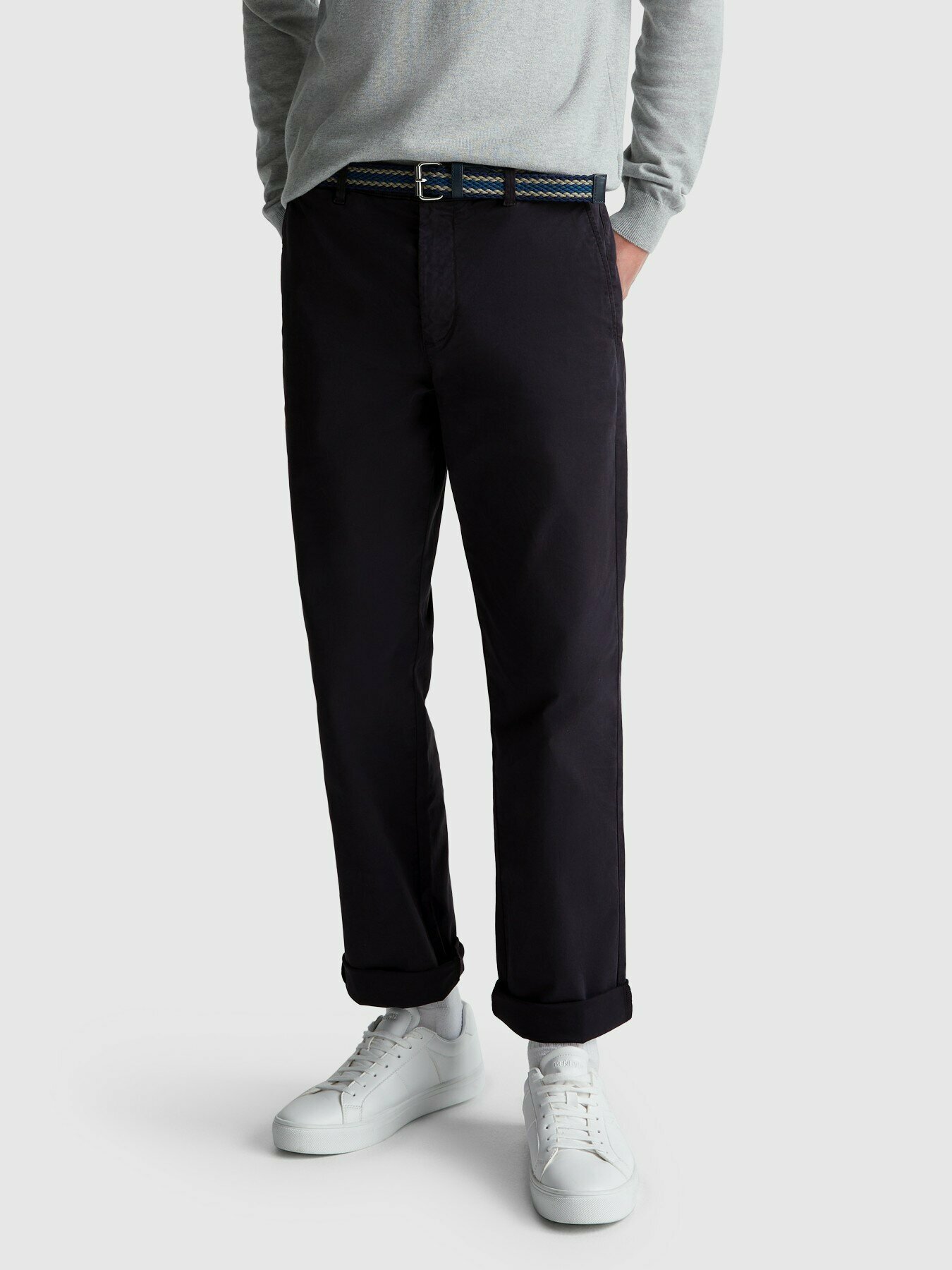 Брюки чинос