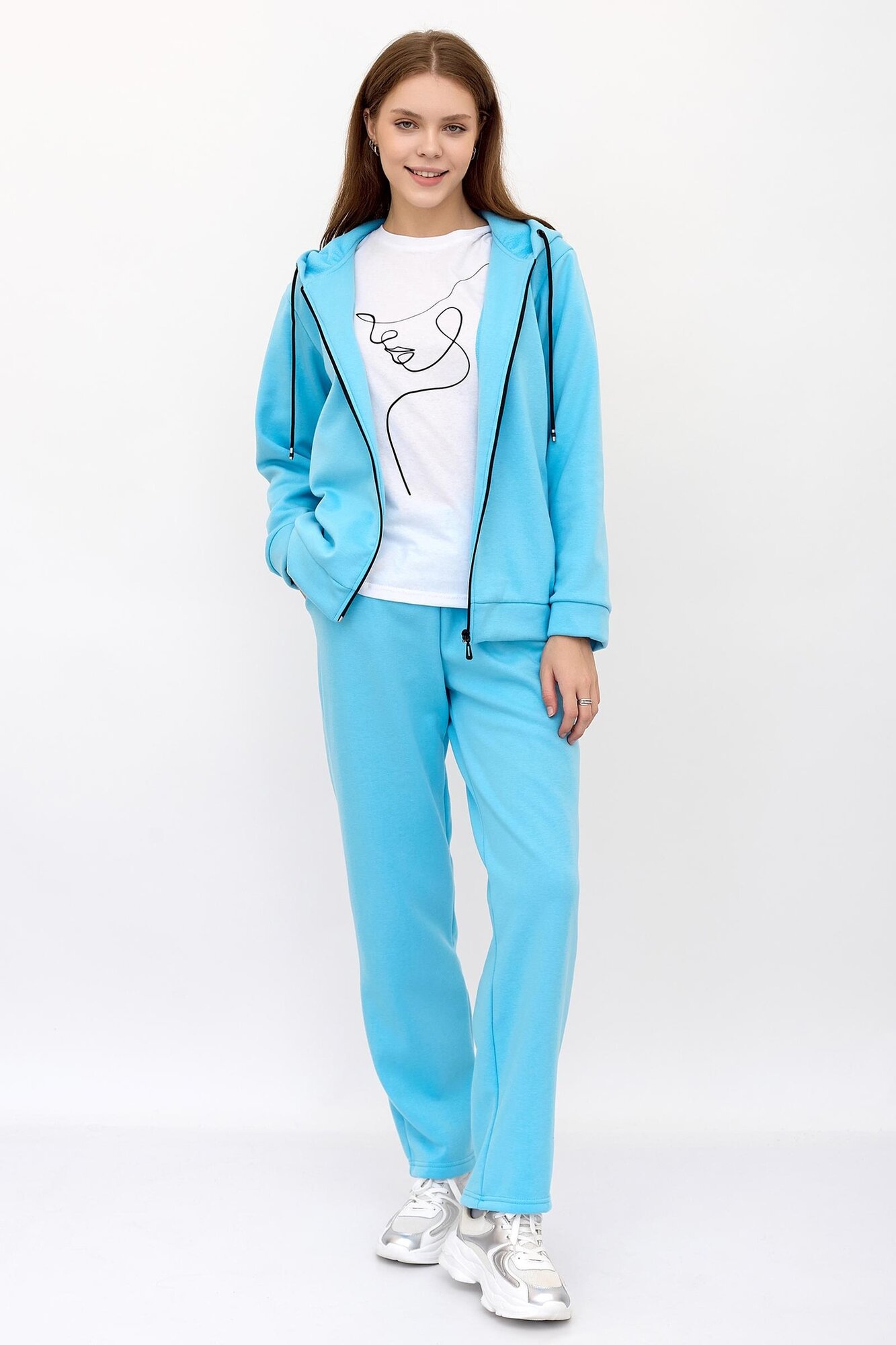 Костюм спортивный