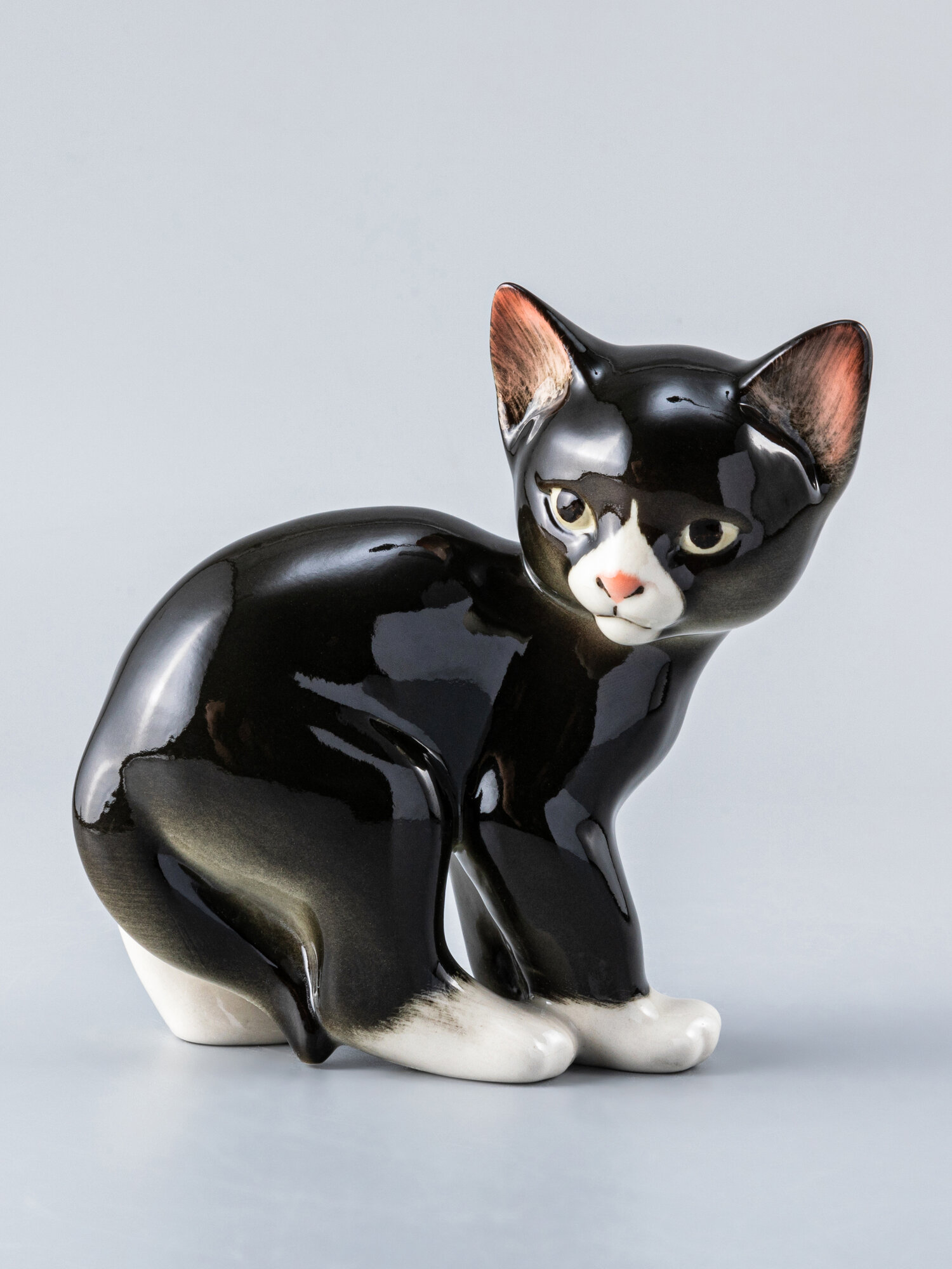 Фарфоровая скульптура Кошка Черный, Императорский фарфоровый завод , мягкий фарфор