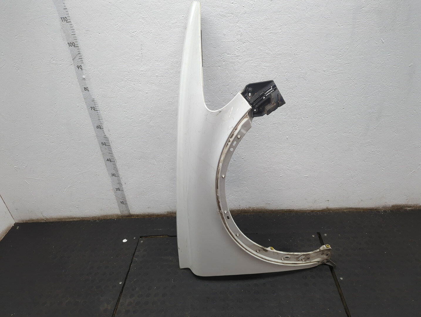 Крыло правое переднее Volvo C30 Б/У