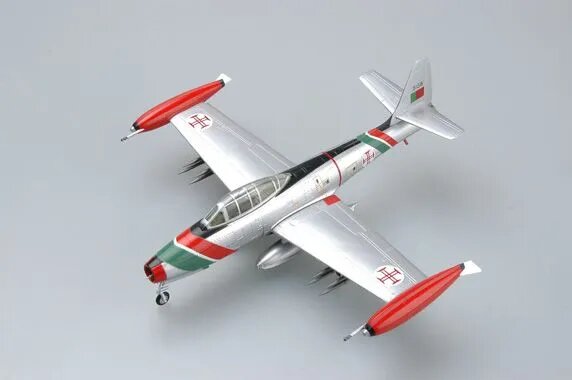 Сборная модель самолета 1/72 F-84G-10-RE ВВС Португалии