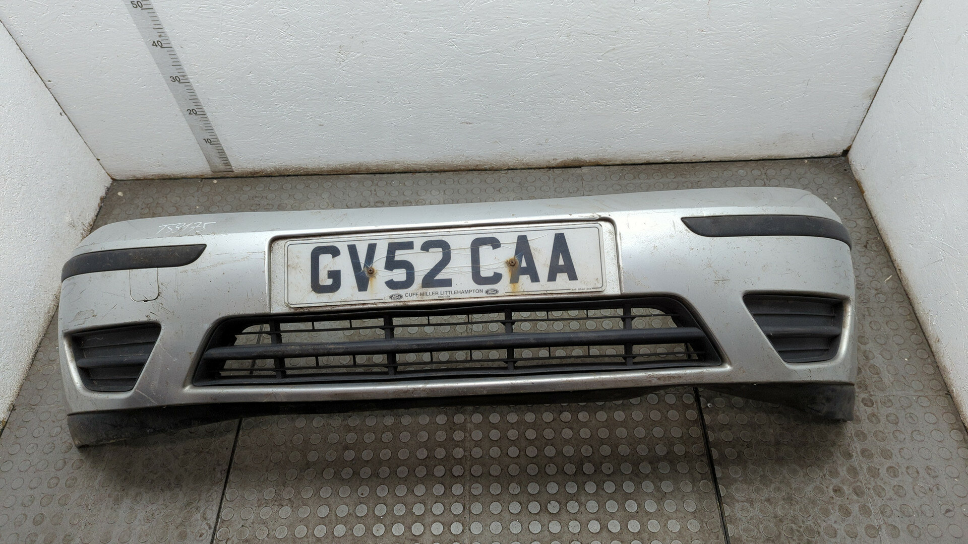 Бампер передний Ford Focus 1 Б/У