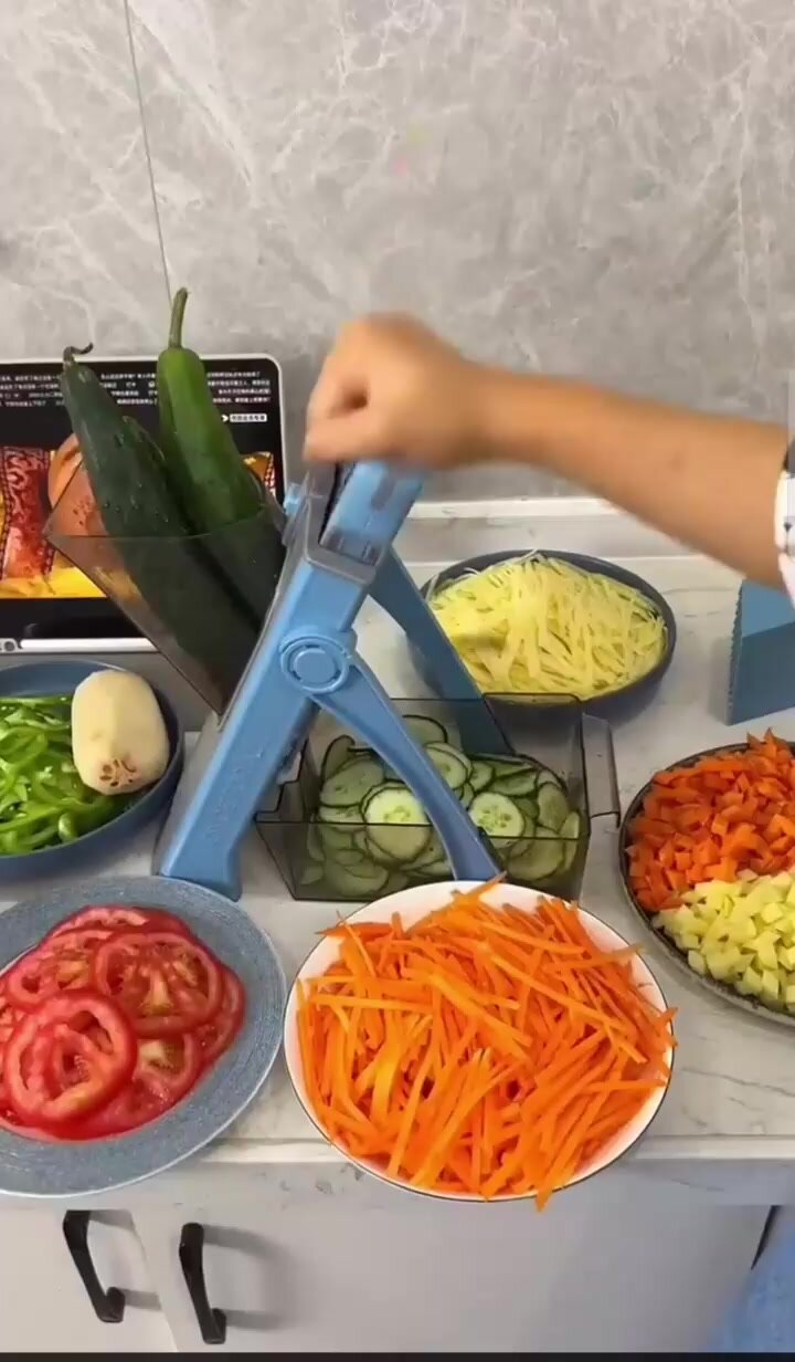 Ручная овощерезка с контейнером и насадками для быстрой нарезки, шинковки и терки овощей и фруктов на кухне
