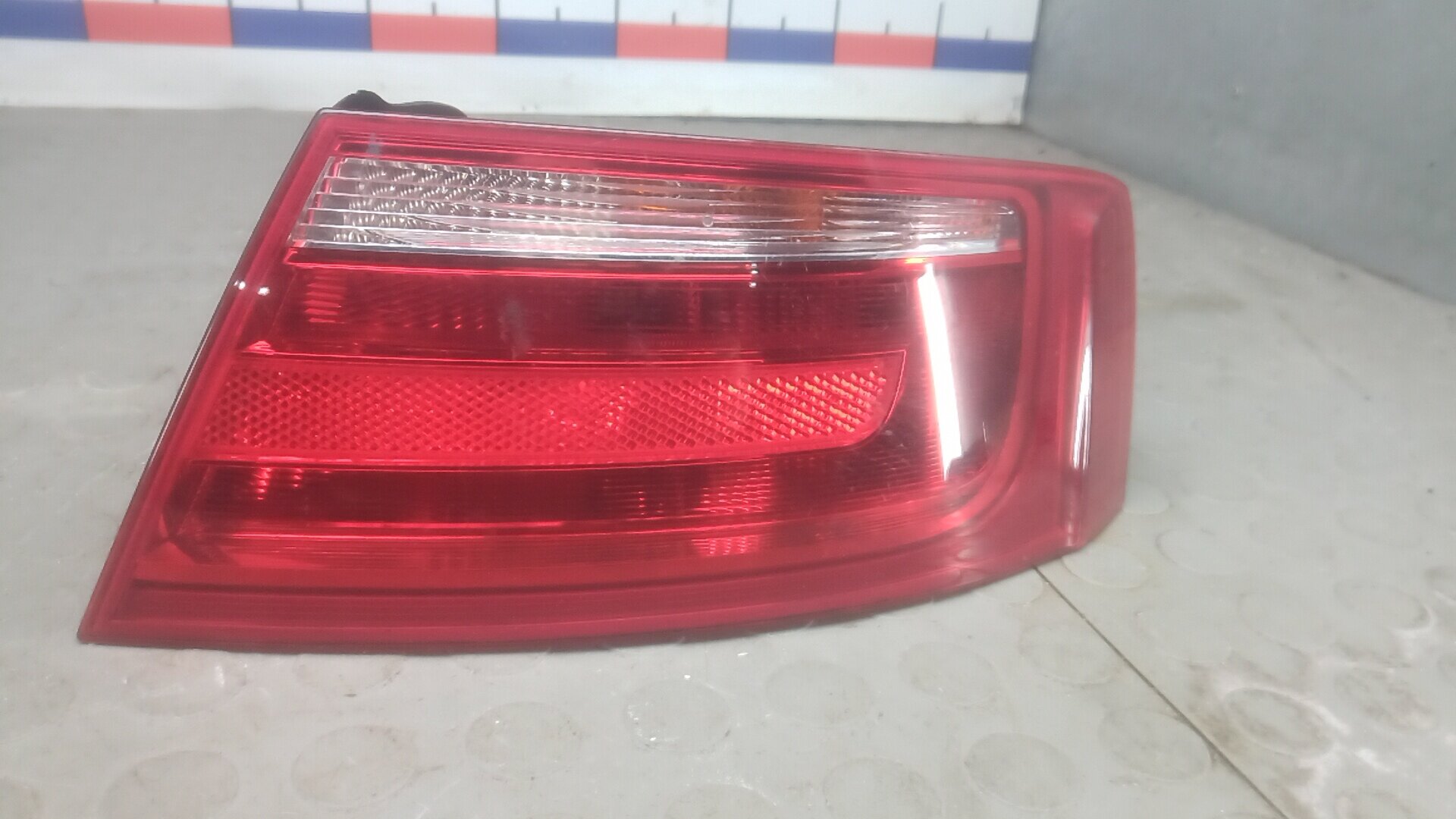 Фонарь задний правый AUDI A5 1, Номер 8T8945096