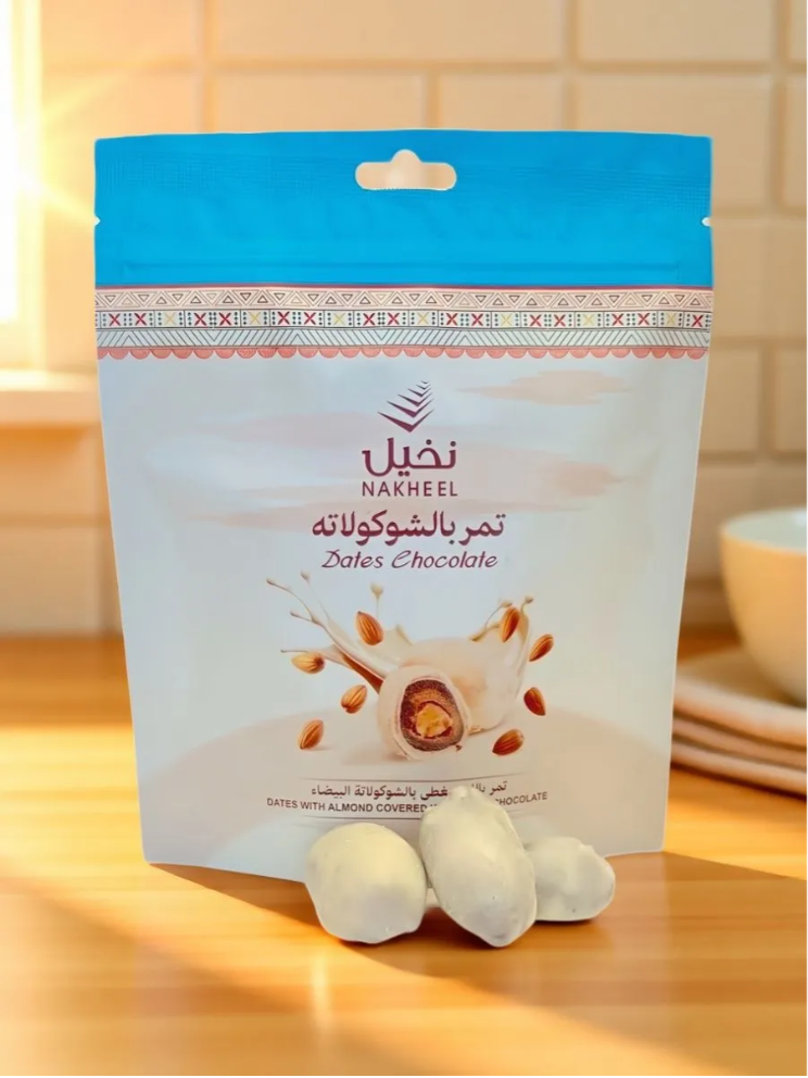 Финики в белом шоколаде с миндалем NAKHEEL