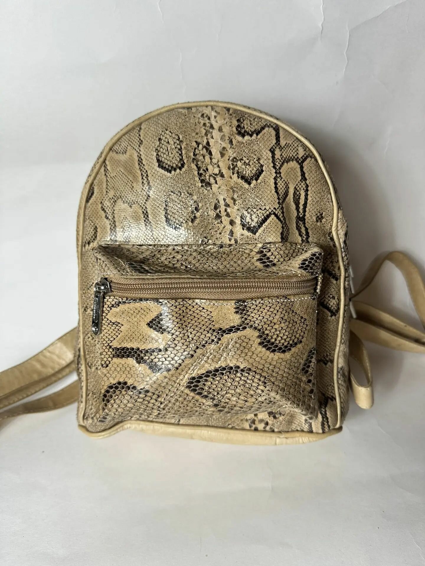 Рюкзак из кожа питона