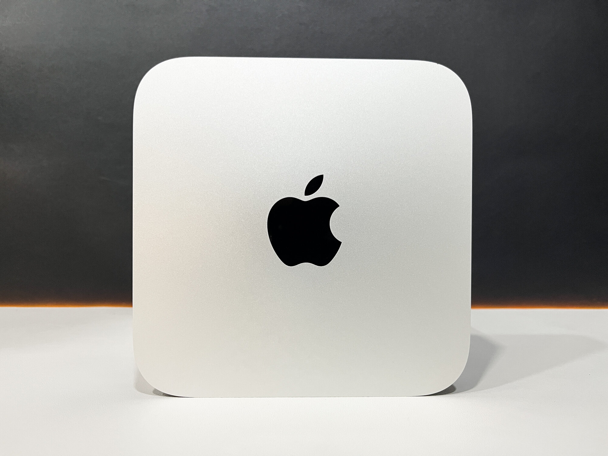 Мини-пк Apple MacMini 2023 Apple M2 8/8*2,40-3.40GHz/Apple M2 Graphics/8Gb/SSD256Gb