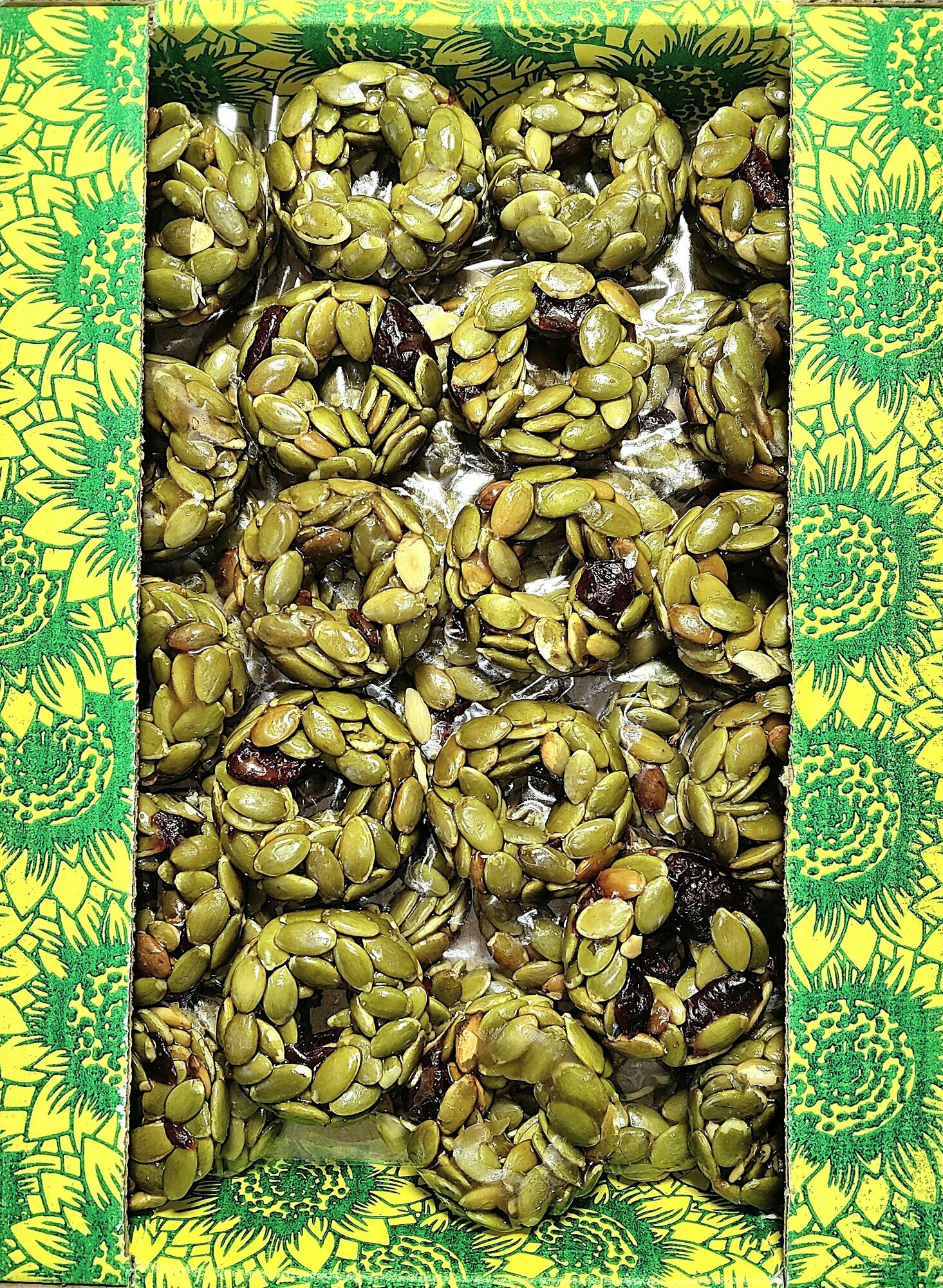 Козинаки из тыквенных семечек с клюквой и мёдом "Каравайка" ИП Трофимов, 500 г