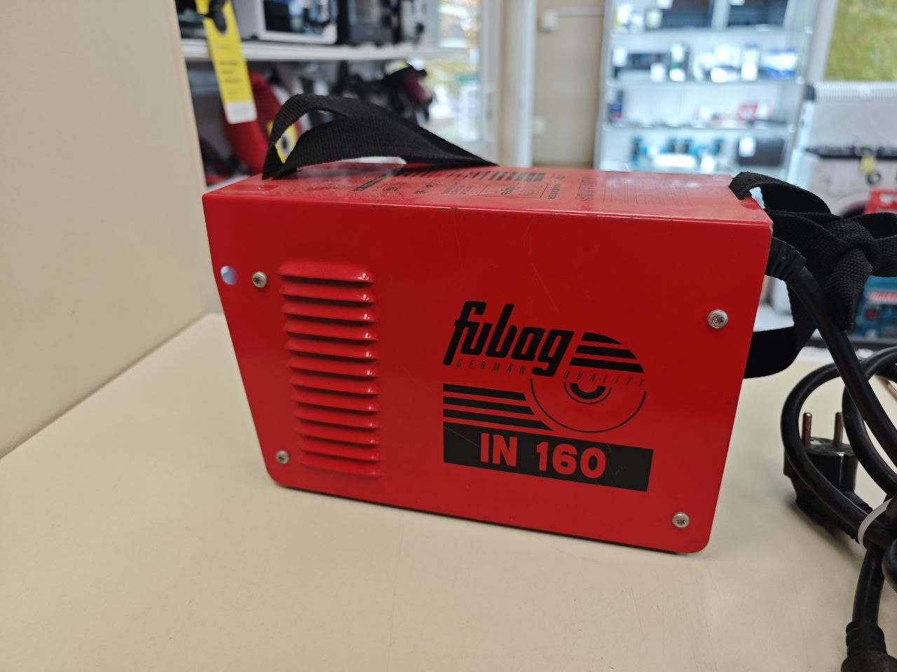 Сварочный инвертор Fubag IN 160 (1,6-4мм,220В,10-160А,4.1кг, пласт. кейс)