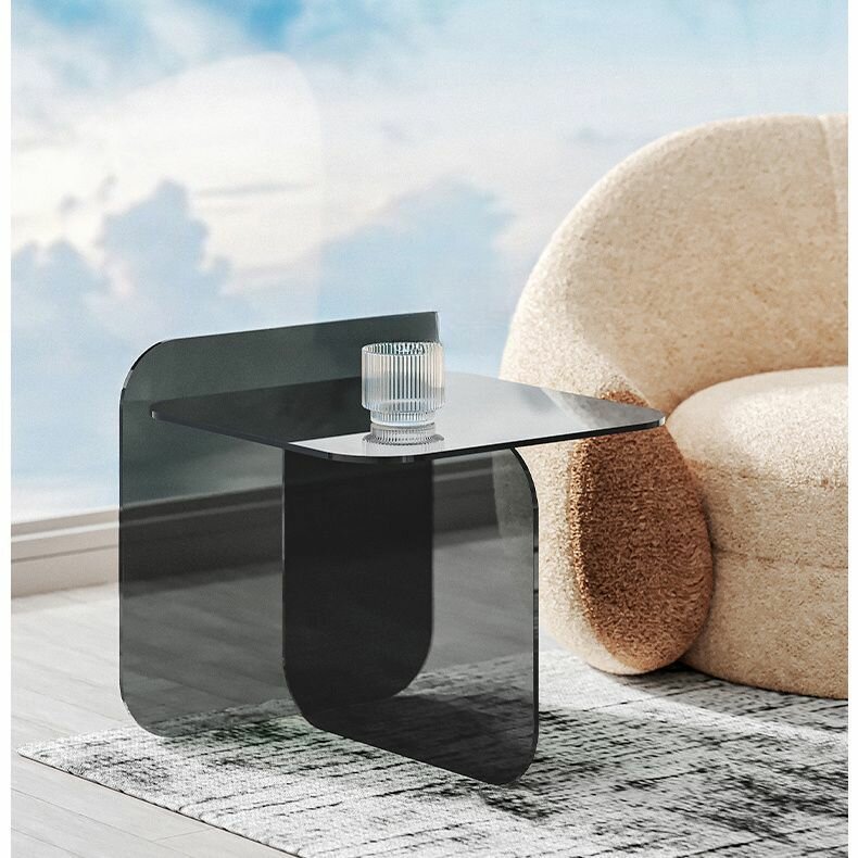 Журнальный столик из акрила