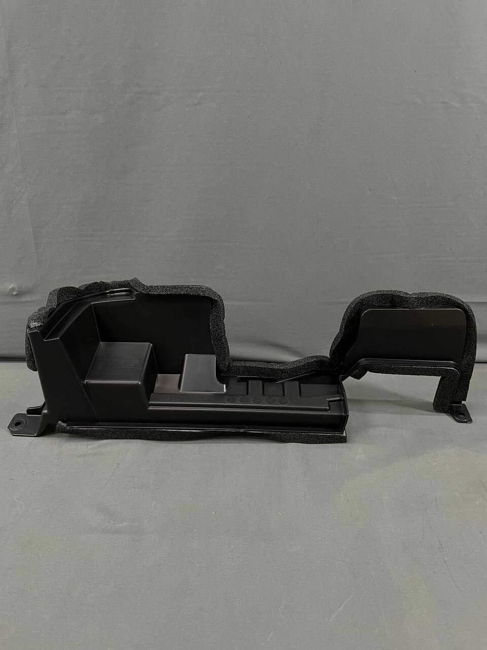 Дефлектор радиатора правый Omoda C5