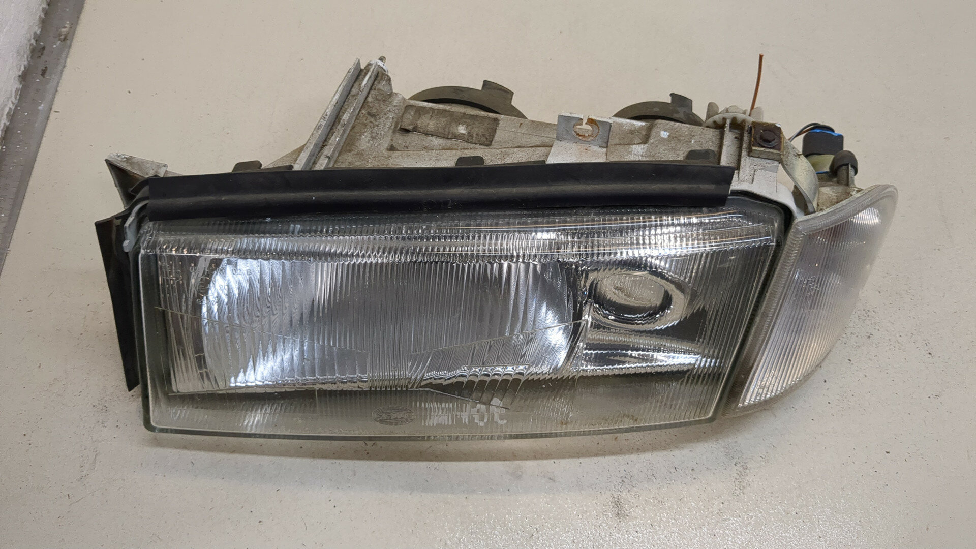 Фара (передняя) левая Skoda Octavia Tour Б/У