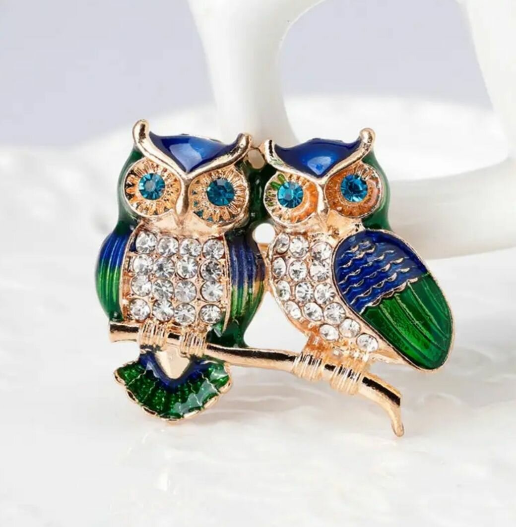 Брошь, стразы