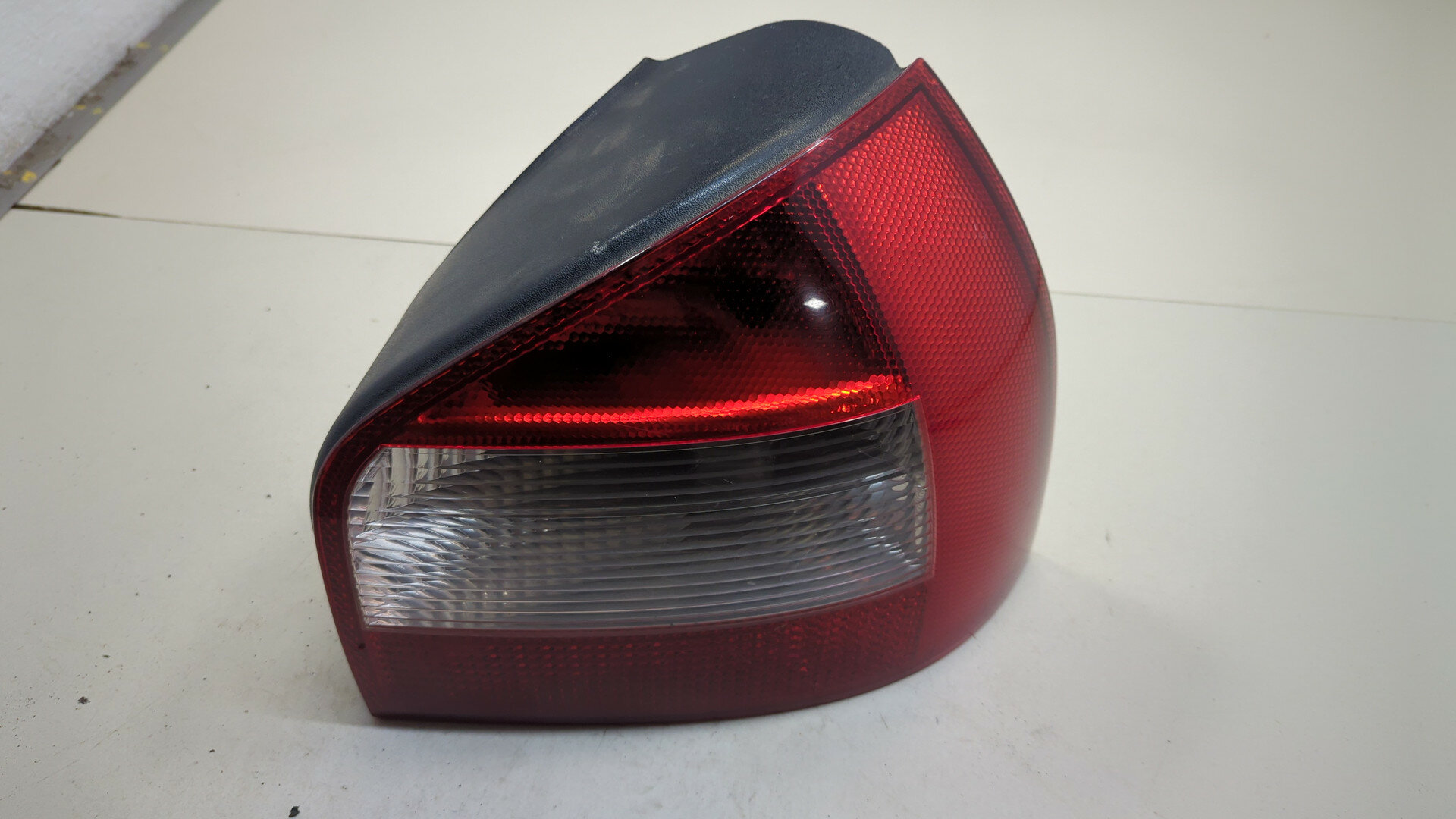Фонарь (задний) правый Audi S3 (8L) Б/У