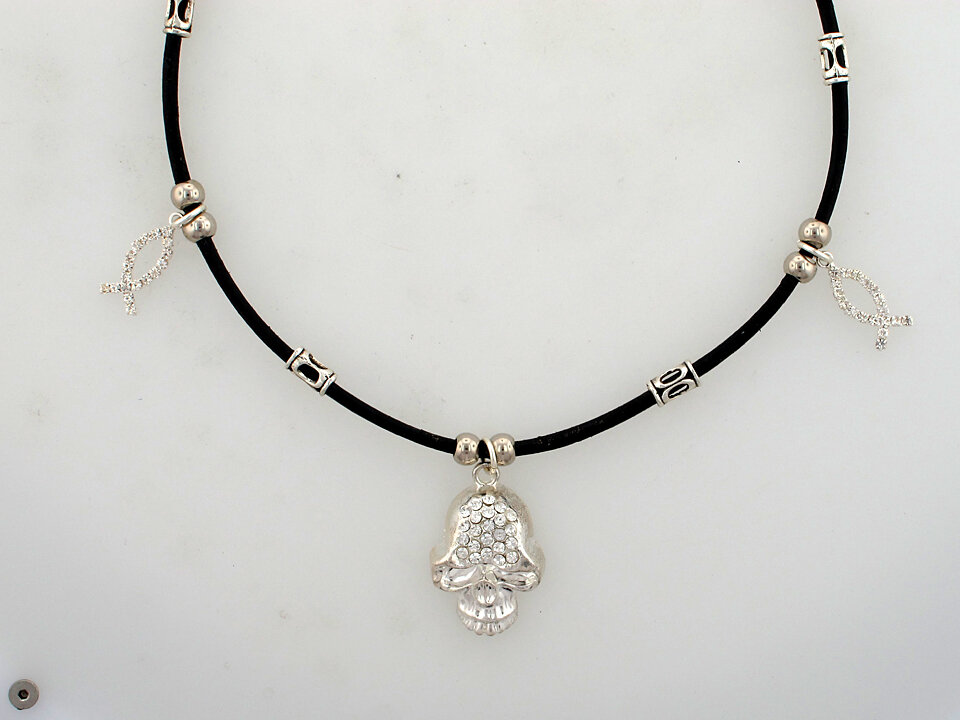 Колье, кожа