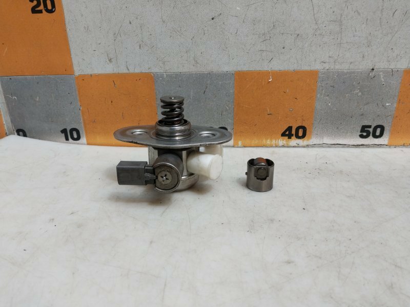 Б/У ТНВД бензиновый Насос топливный высокого давления BMW 5-Series F10 443993 BMW арт. 13517584461