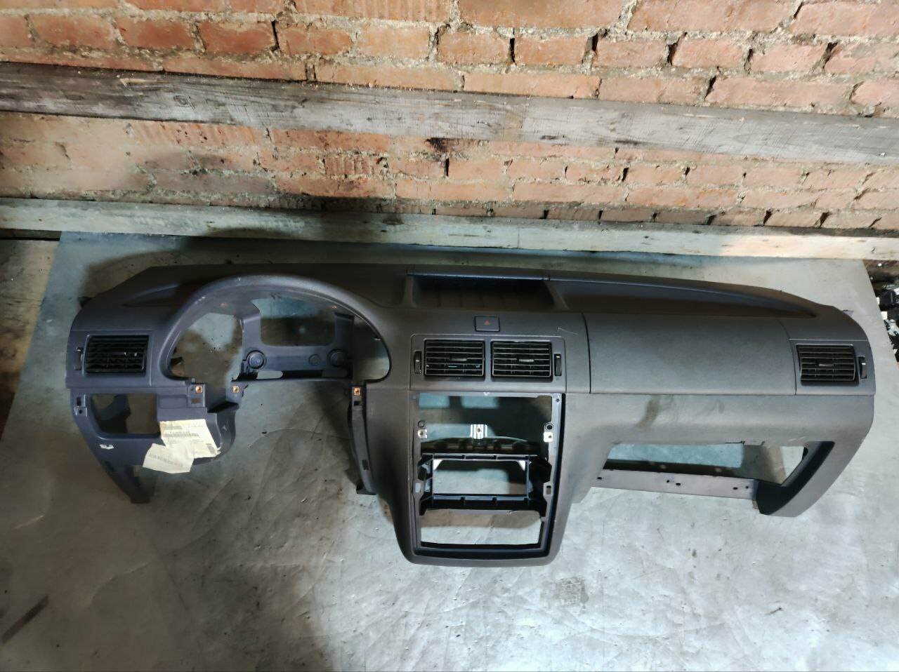 Торпедо Ford Transit Connect 2009