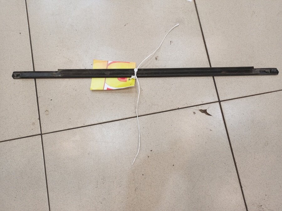 Накладка стекла заднего левого (бархотка) от Chevrolet Lacetti J200 2003-2013