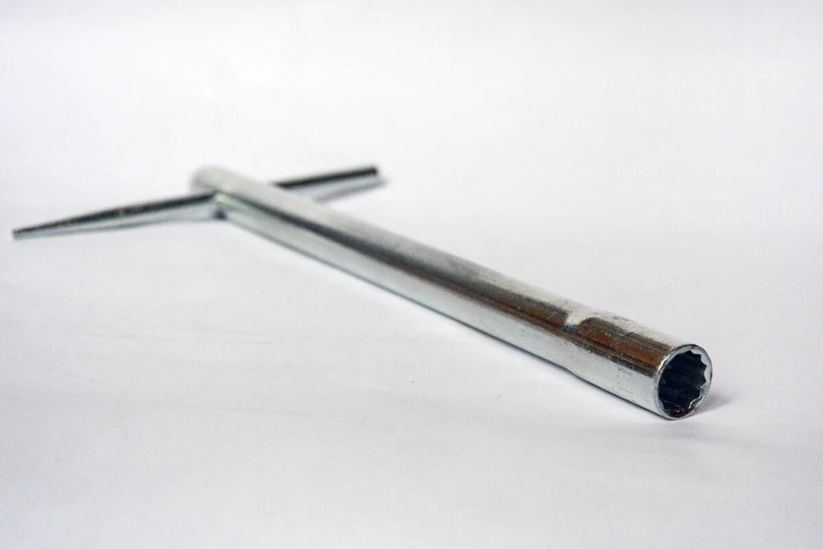 ООО ктмз кттм ключ свечной с магнитом 14х260 комплект с бородкой БР-01-02 00-00005986