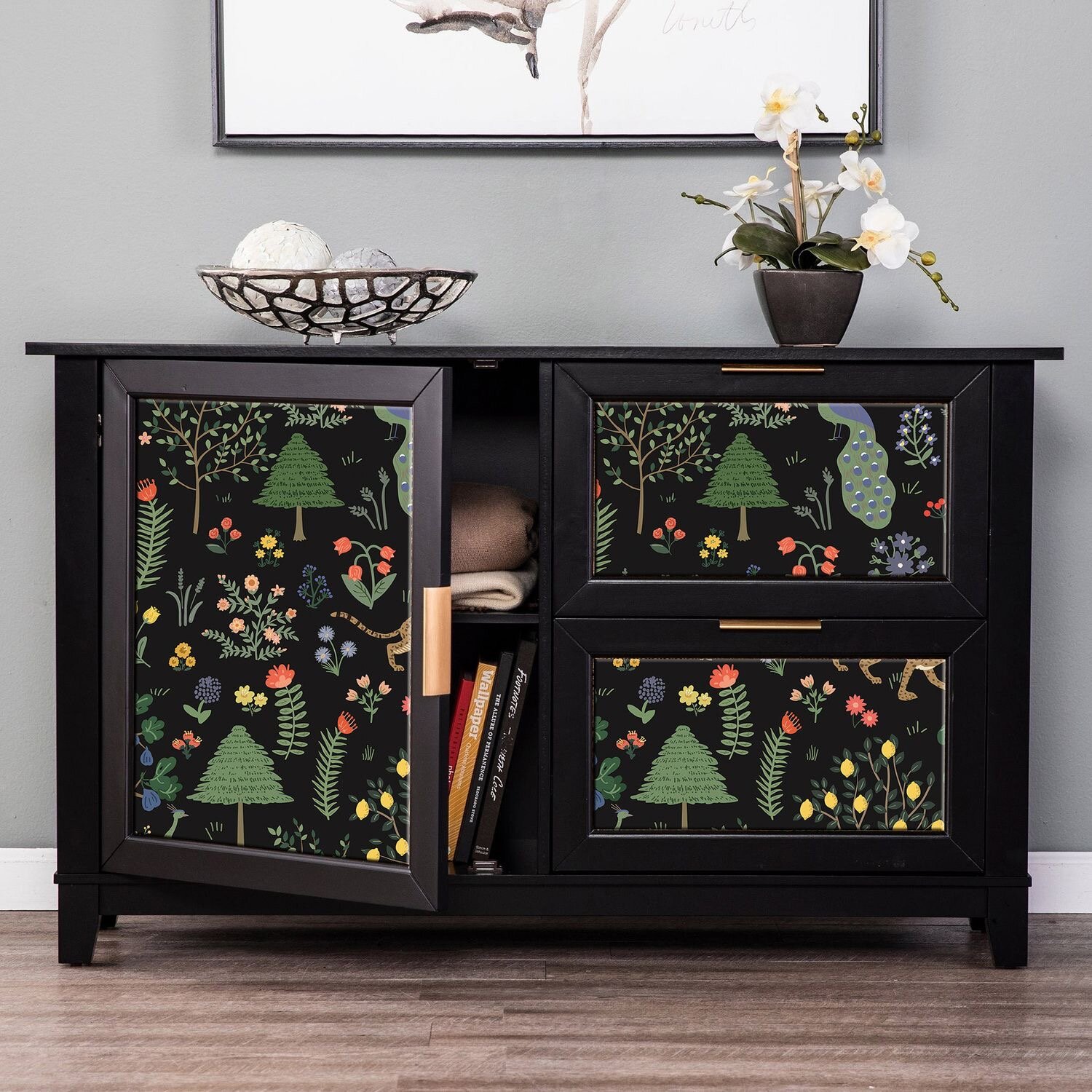 Виниловые самоклеющиеся обои , с грибами, 44х300 см, чёрные Рождественская ёлка