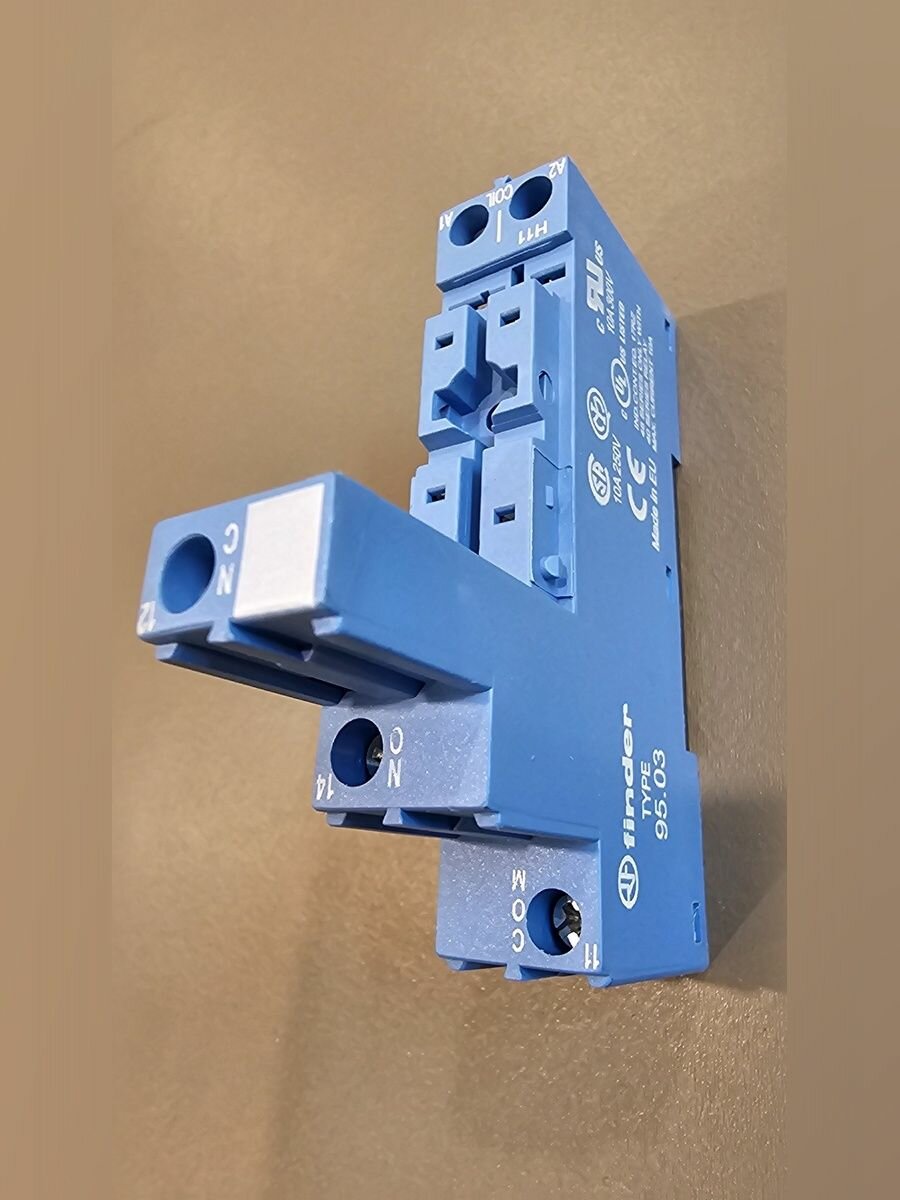 95.03SMA, Розетка винтовая с зажимной клетью для реле 40.31 с 99.02, 86.30, 095.71