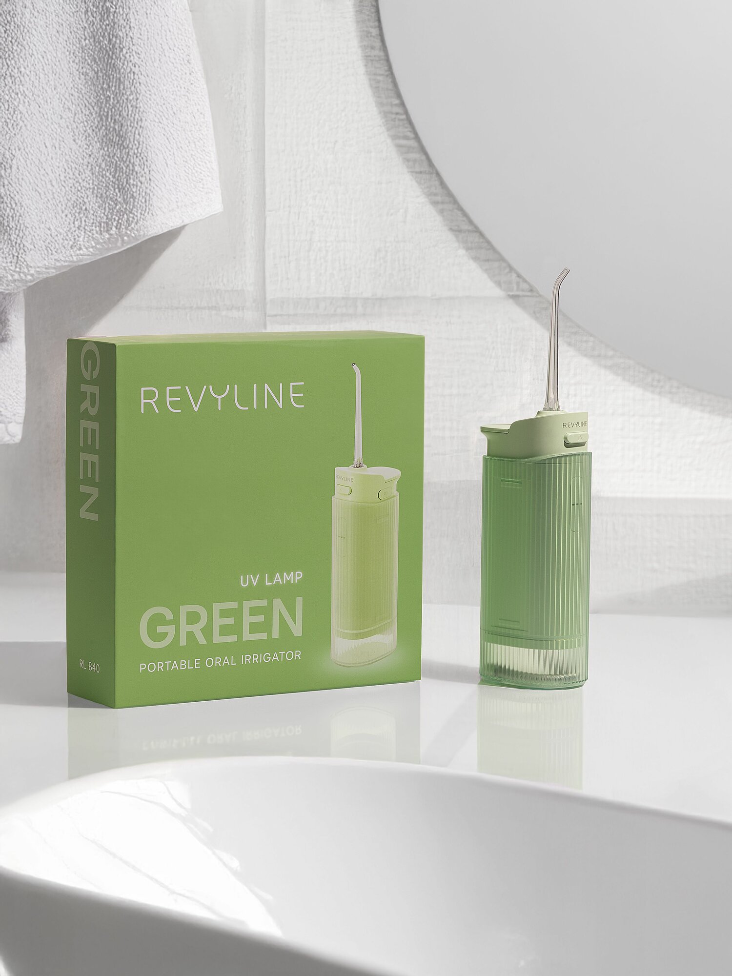 Ирригатор для полости рта Revyline RL 840 UV Lamp, портативный, зеленый