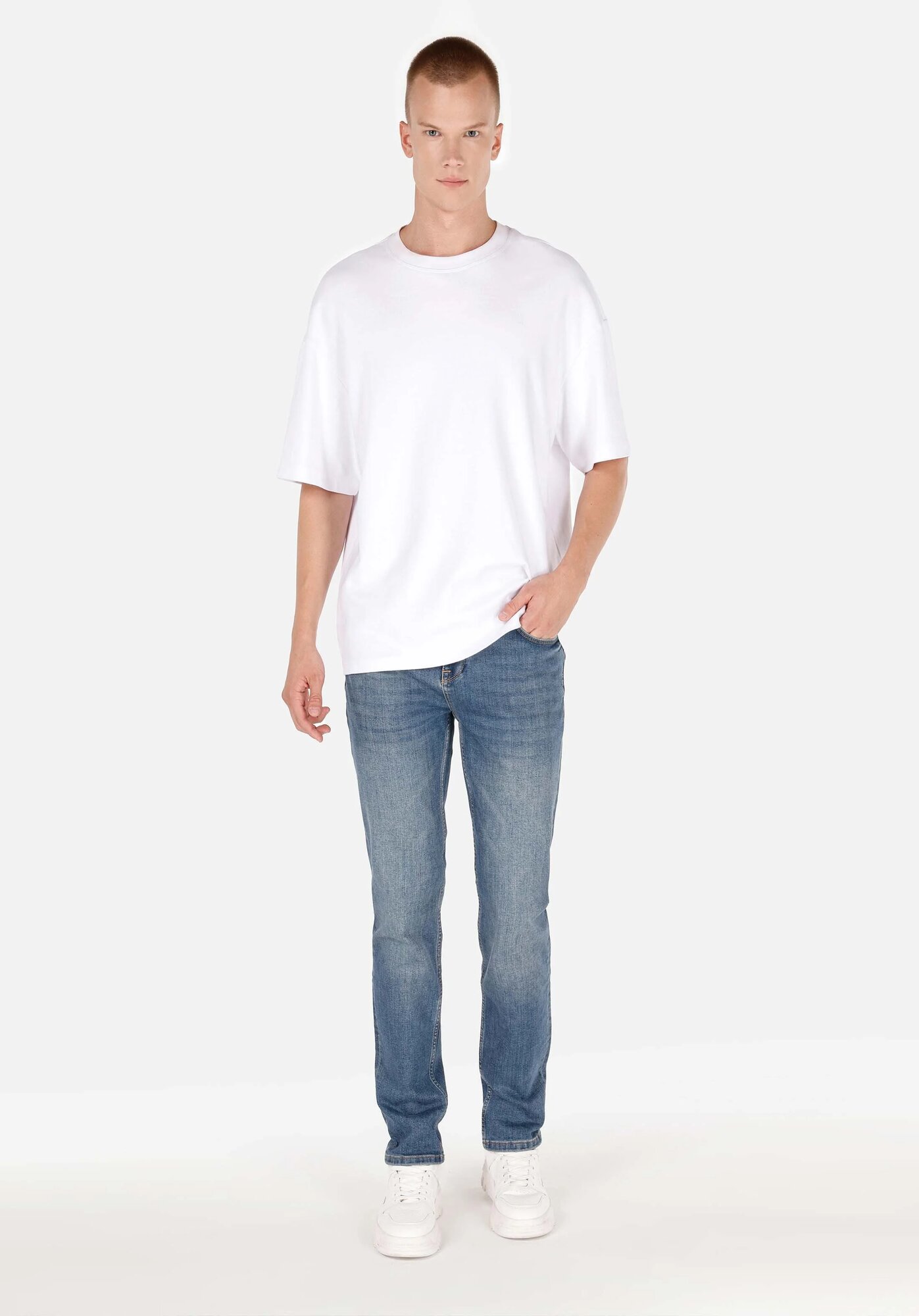 Джинсы зауженные 044 KARL Straight Fit 