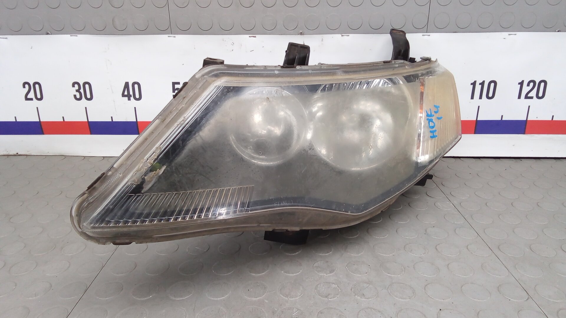 Фара левая MITSUBISHI OUTLANDER 2