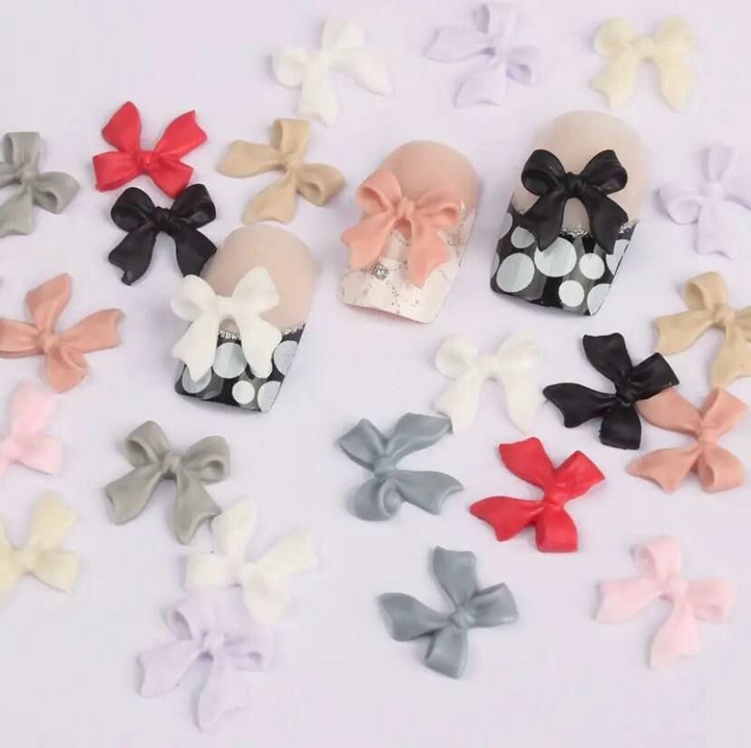 Фигурки бантики для маникюра / 3д декор для ногтей, объемные фигурки для маникюра (24шт)